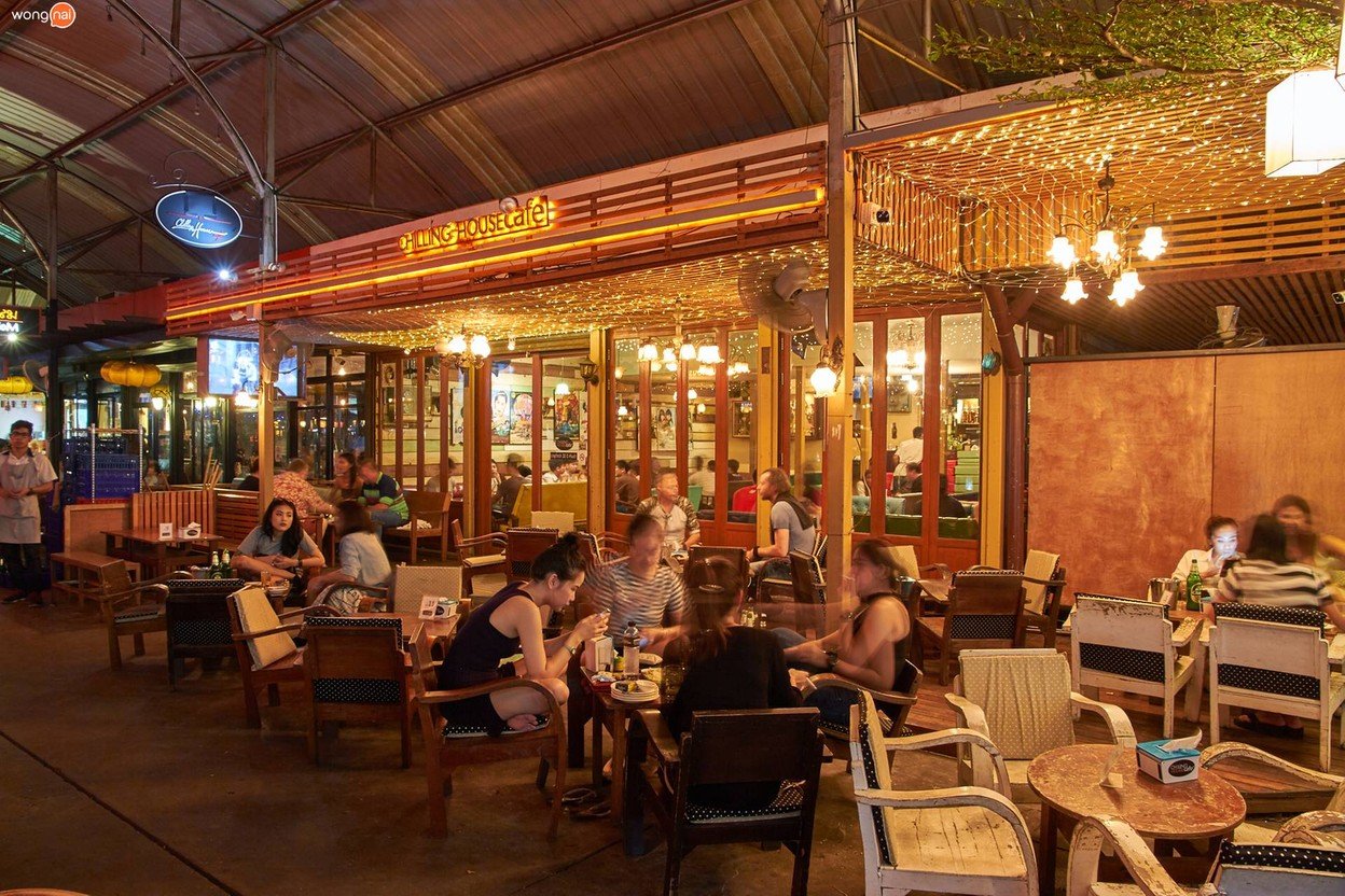 12 ร้านน่านั่งชิลล์ ใกล้ BTS โอกาสไหนก็เหมาะมาแฮงก์เอาต์!