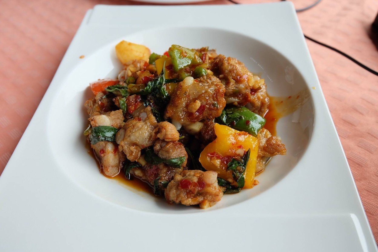 20 ร้านอาหารม่อนแจ่ม แวะอิ่มหลากเมนูเด็ด ชวนฟินบรรยากาศบนดอย!