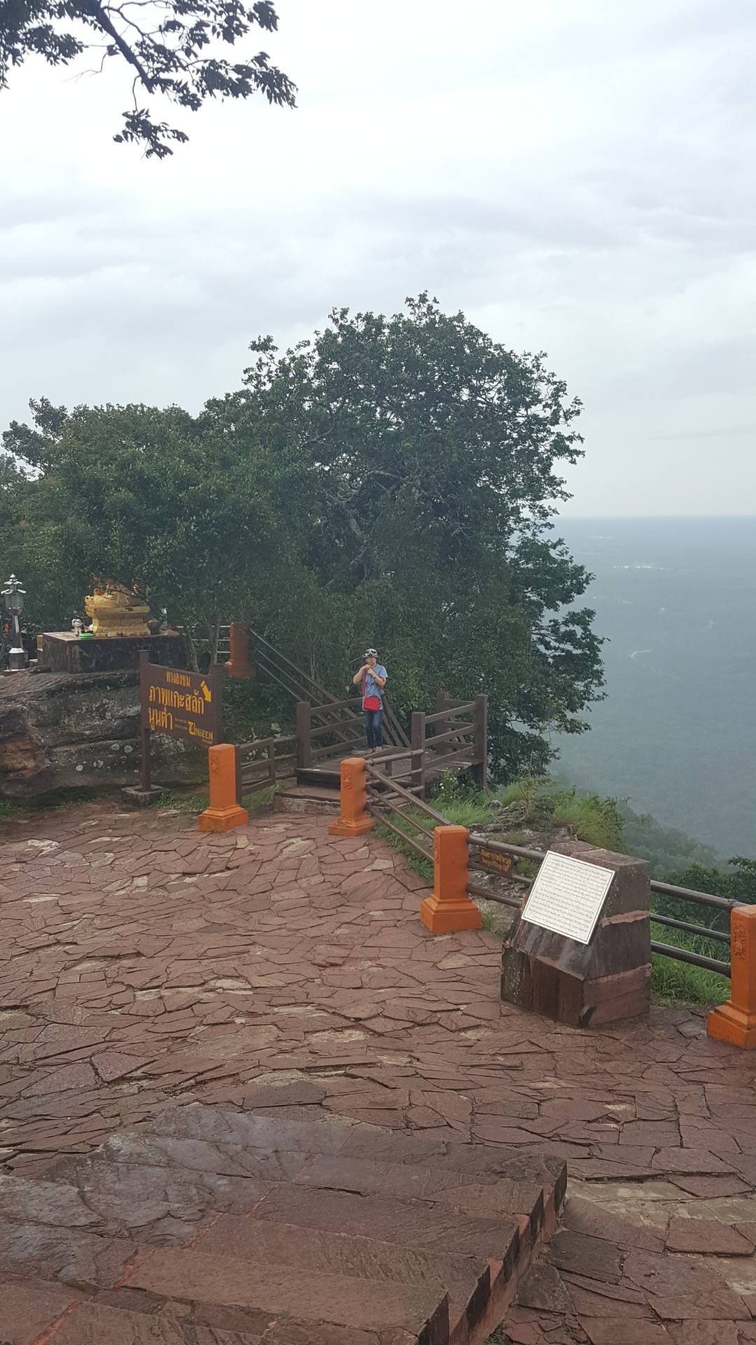 20 ที่เที่ยวศรีสะเกษ ตามรอยประวัติศาสตร์ ชมความงามธรรมชาติ