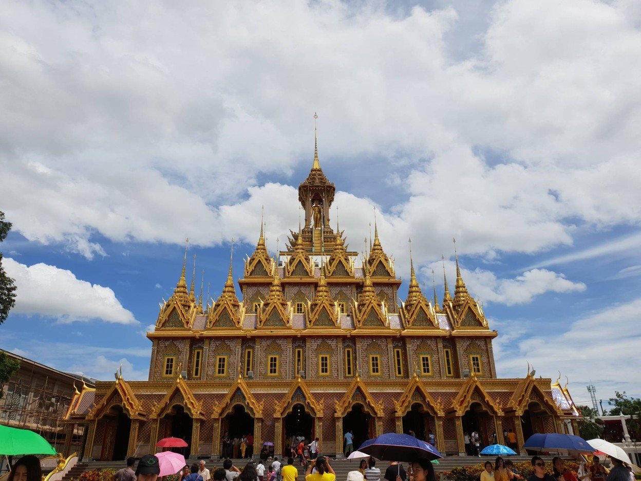 25 ที่เที่ยววัดสวยทั่วไทย ขอพรสิ่งดี ๆ พบเจอวิจิตรศิลป์ตระการตา