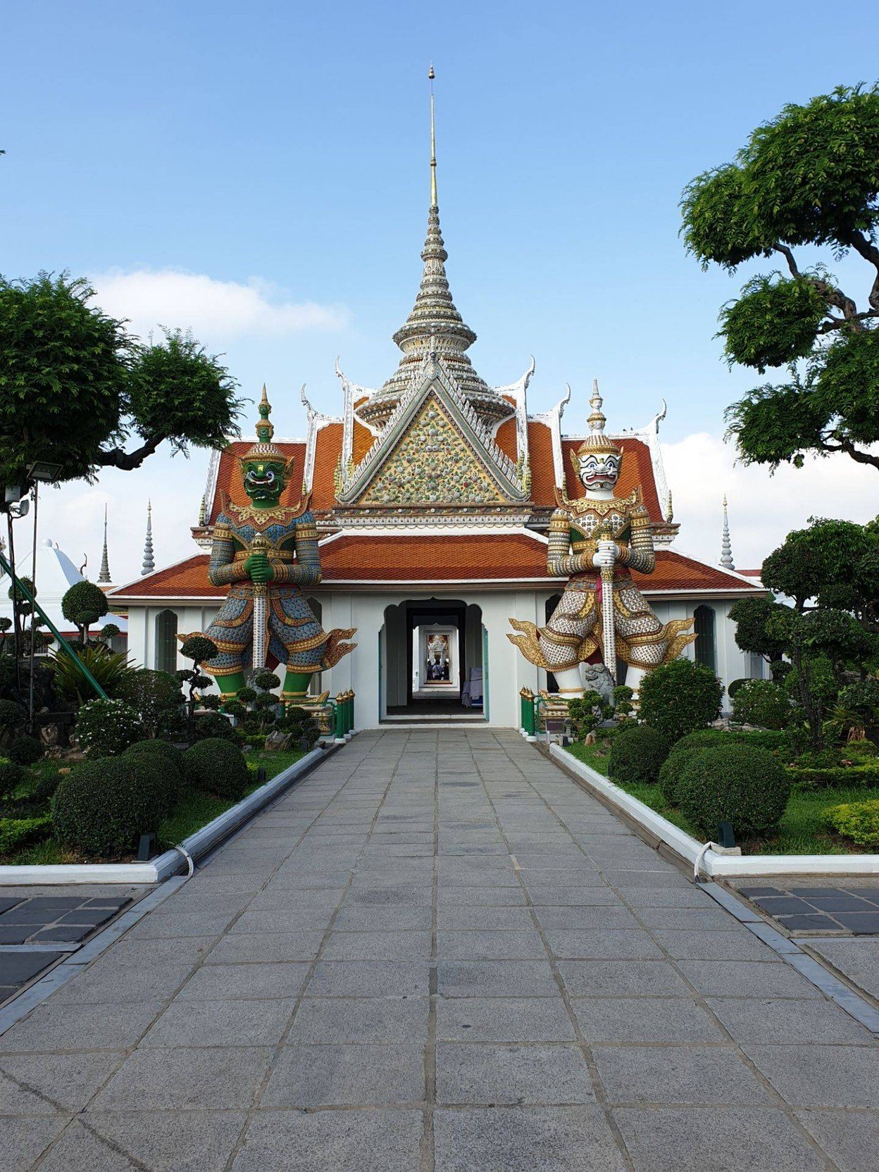 25 ที่เที่ยววัดสวยทั่วไทย ขอพรสิ่งดี ๆ พบเจอวิจิตรศิลป์ตระการตา