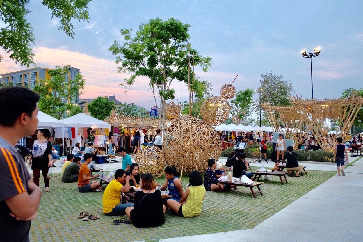 รวม 13 ตลาดบางแสน 2025! ชวนมาชิมชอปชิล ครบจบตั้งแต่เช้ายันค่ำ