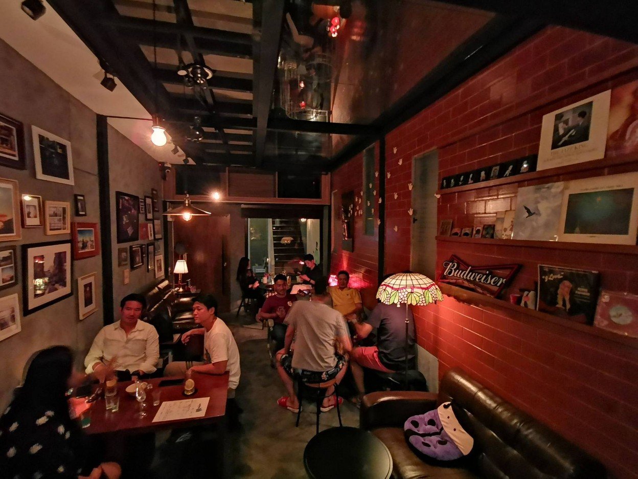 11 Jazz Bar น่าโดน ฟังอิมโพรไวส์กันฉ่ำ ดื่มด่ำดนตรีสุดละมุนตลอดคืน