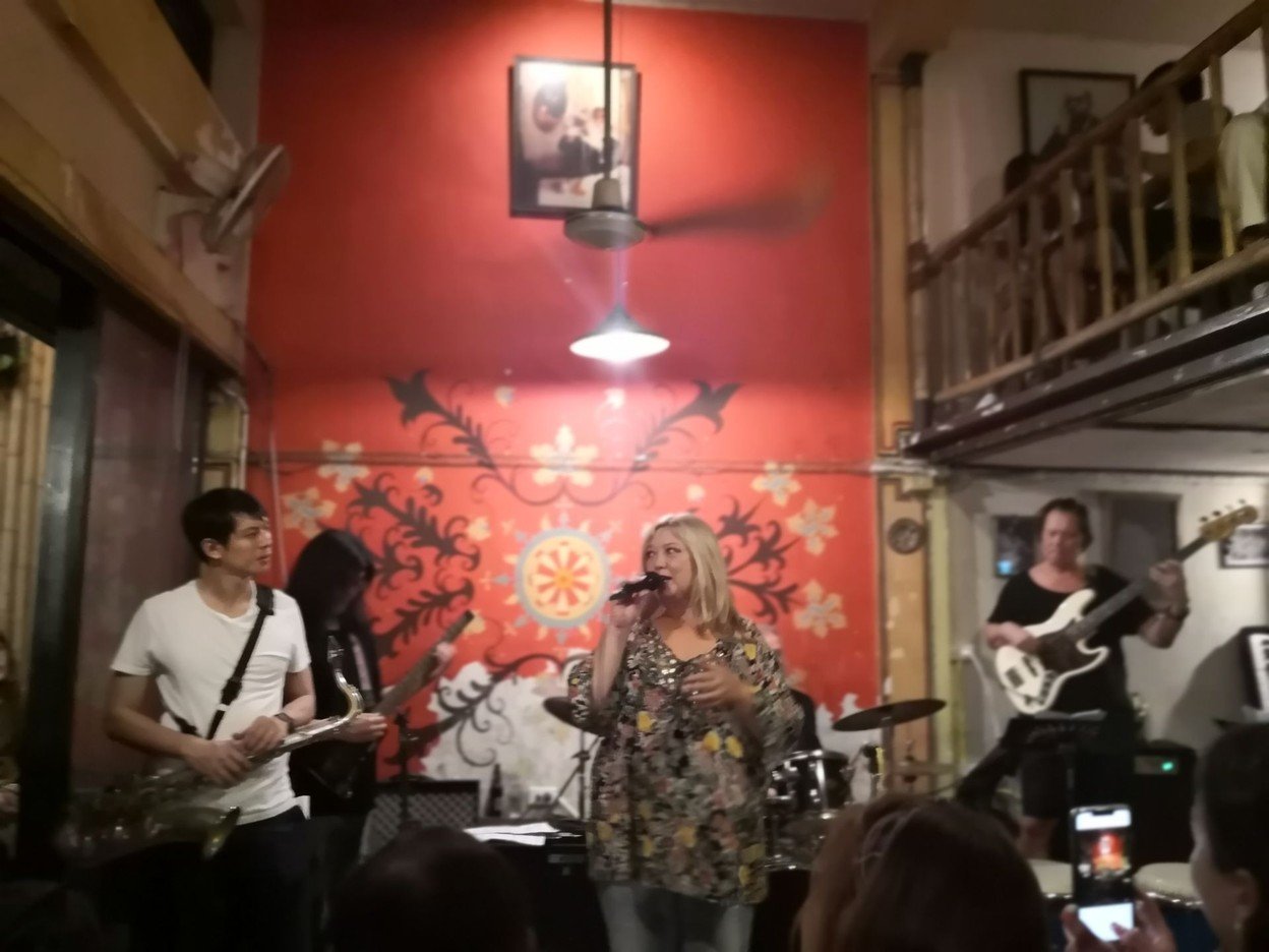 9 Jazz Bar เชียงใหม่ อิมโพรไวส์สไตล์ชาวเหนือ เพื่อชาวแจ๊สได้ฟิน!