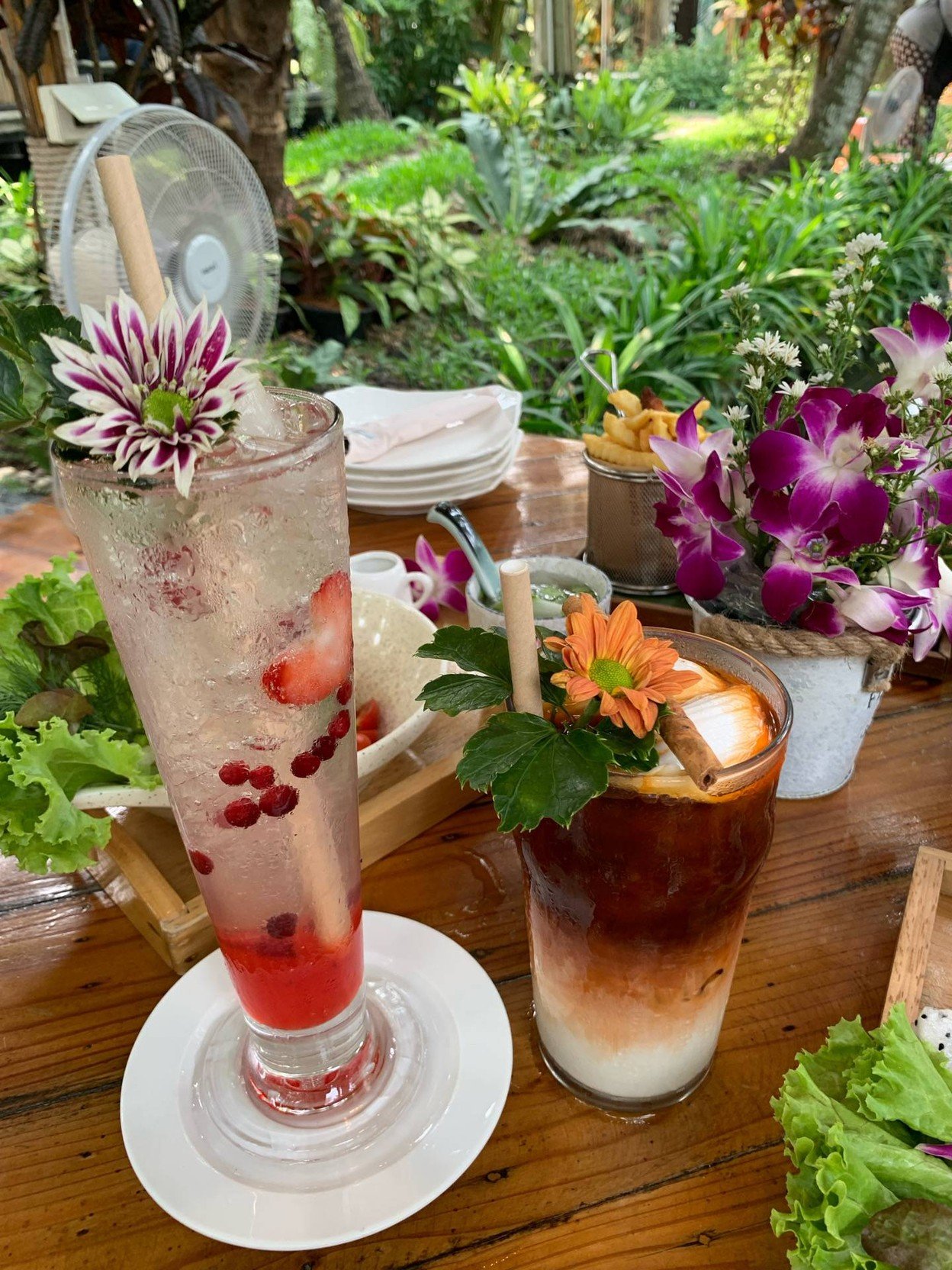 10 คาเฟ่บ้านแพ้ว มาแล้วต้องมาอีก ชวนอิ่มเอมใจในบรรยากาศสุดชิล!