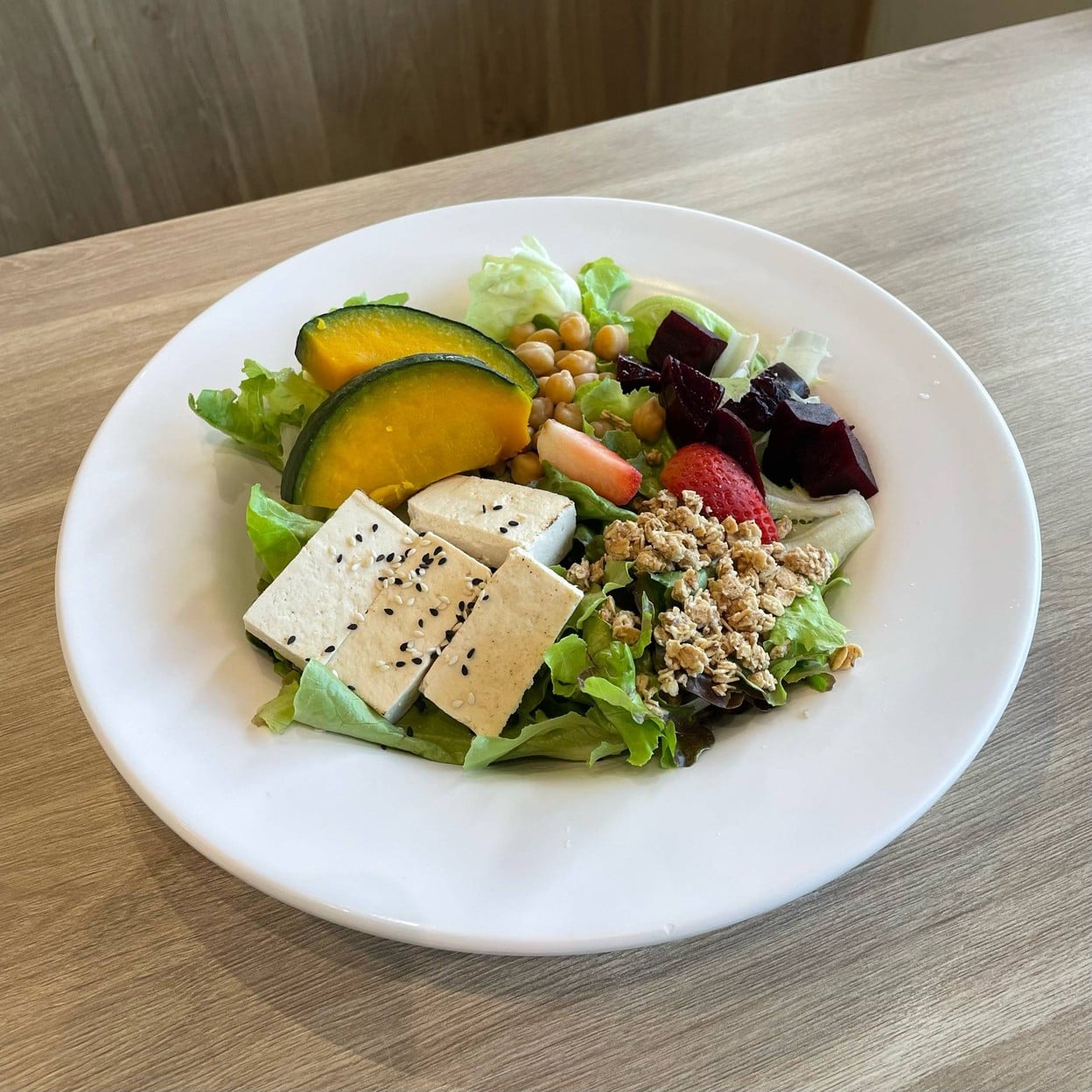 รวม Jones Salad 10 สาขา พร้อมเมนูรสเด็ดดีต่อสุขภาพ ราคาดีต่อใจ!