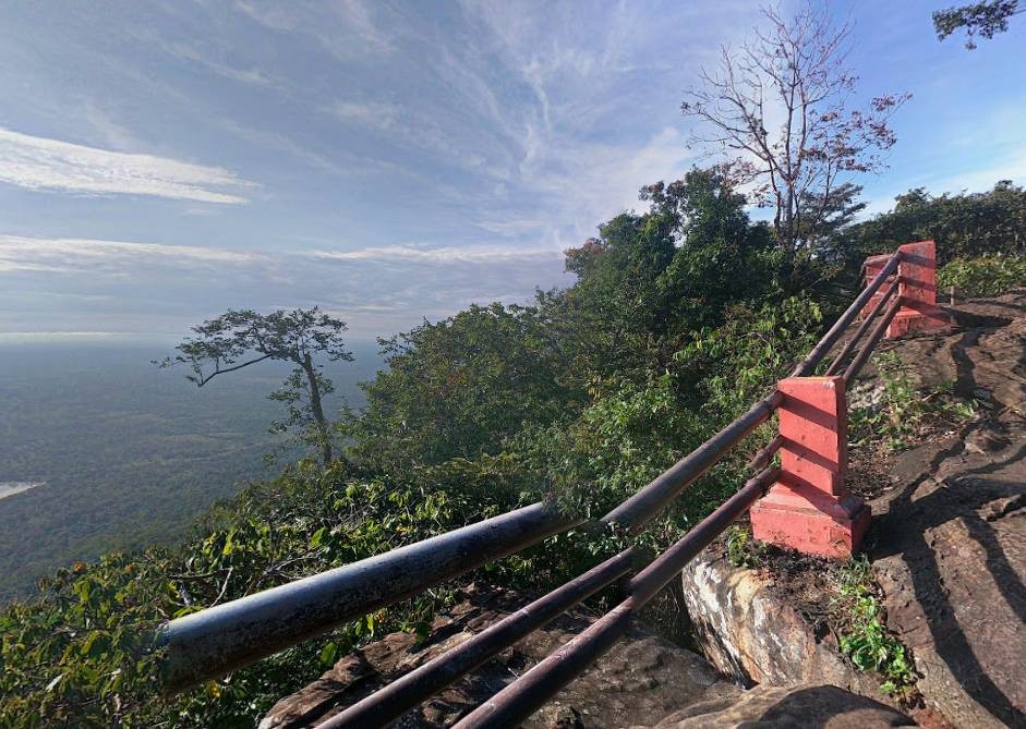 15 ที่เที่ยวศรีสะเกษ ตามรอยประวัติศาสตร์ ชมความงามธรรมชาติ