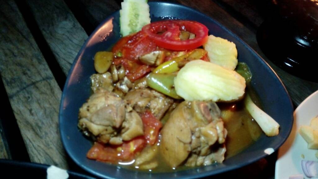 ร้าน แจ่มจันทร์ บาร์ แอนด์ บิสโทร | รีวิวร้านอาหาร