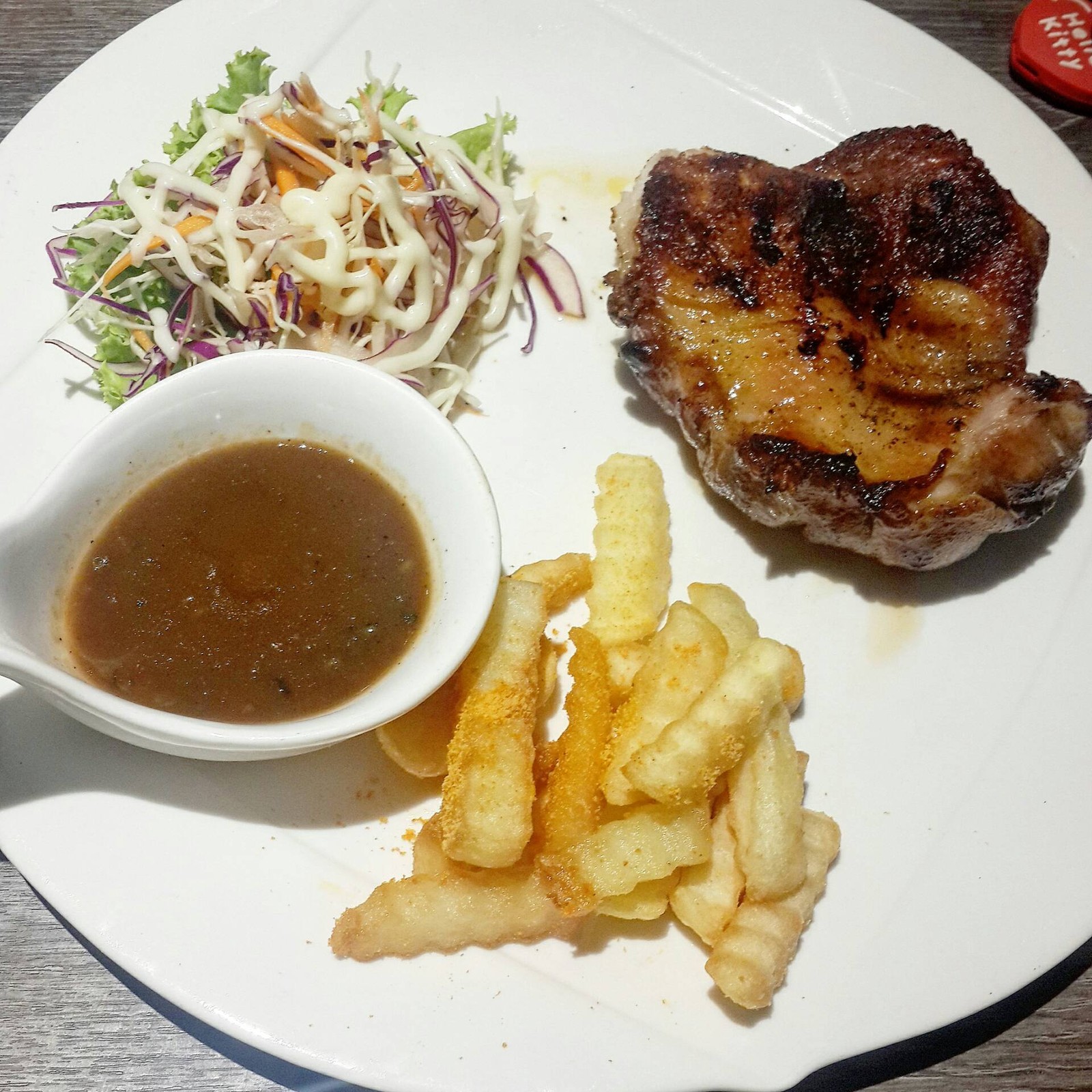สเต็กเนื้อ T- Bone Steak โคขุน • ราคา 129 บาทค่ะ ร้าน Grab A Bite Cafe'