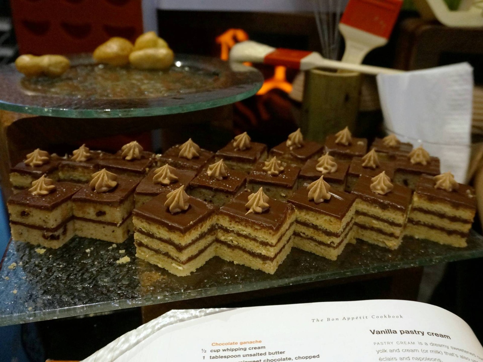 รูป Red Coral Lounge Movenpick Siam Hotel Pattaya - Wongnai