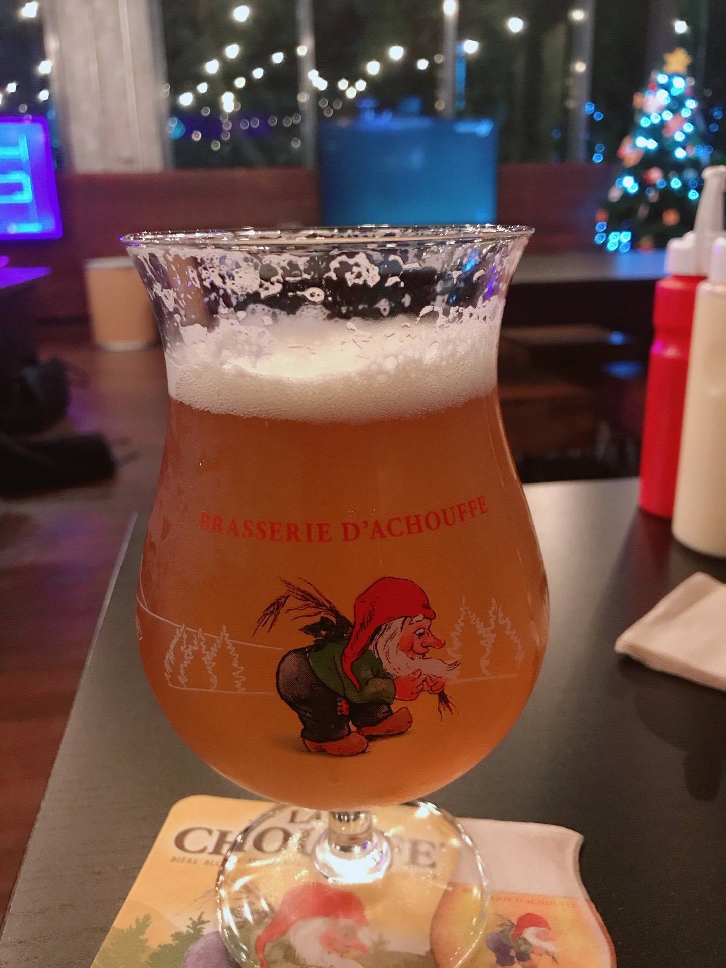 La Chouffe Draft ร้าน Caveman Base - Wongnai