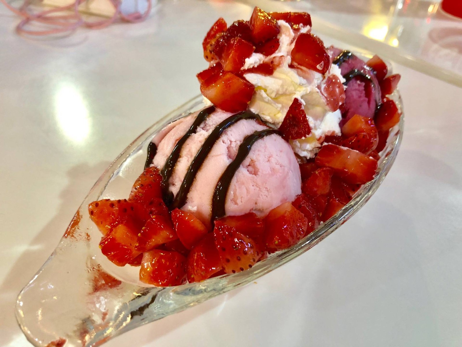Strawberry Overload Sundae • 159฿ ร้าน Swensen's JJ Mall