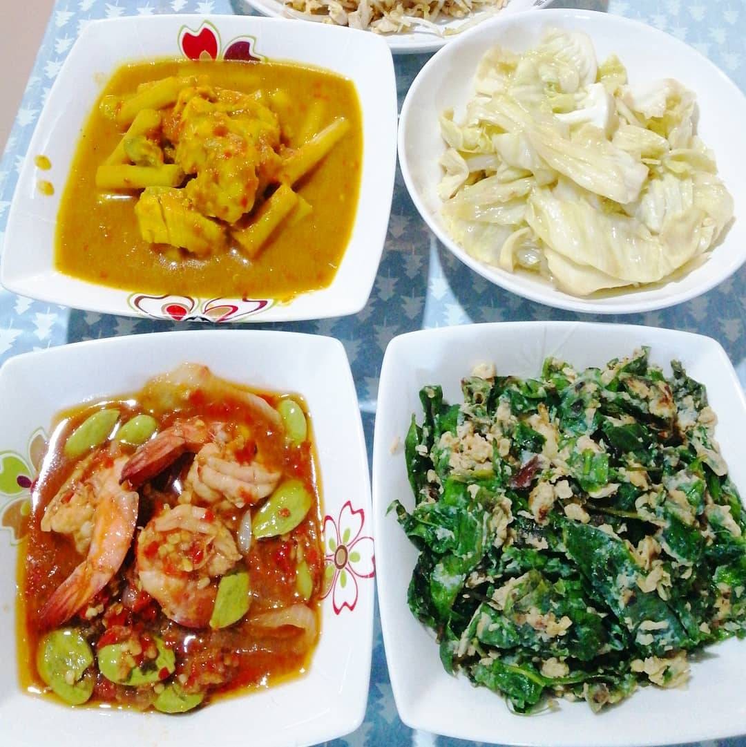 ใบเหลียงผัดไข่ • สั่งกลับบ้าน ใบเหลียงผัดไข่ สะตอผัดกุ้ง กะหล่ำน้ำปลา ...