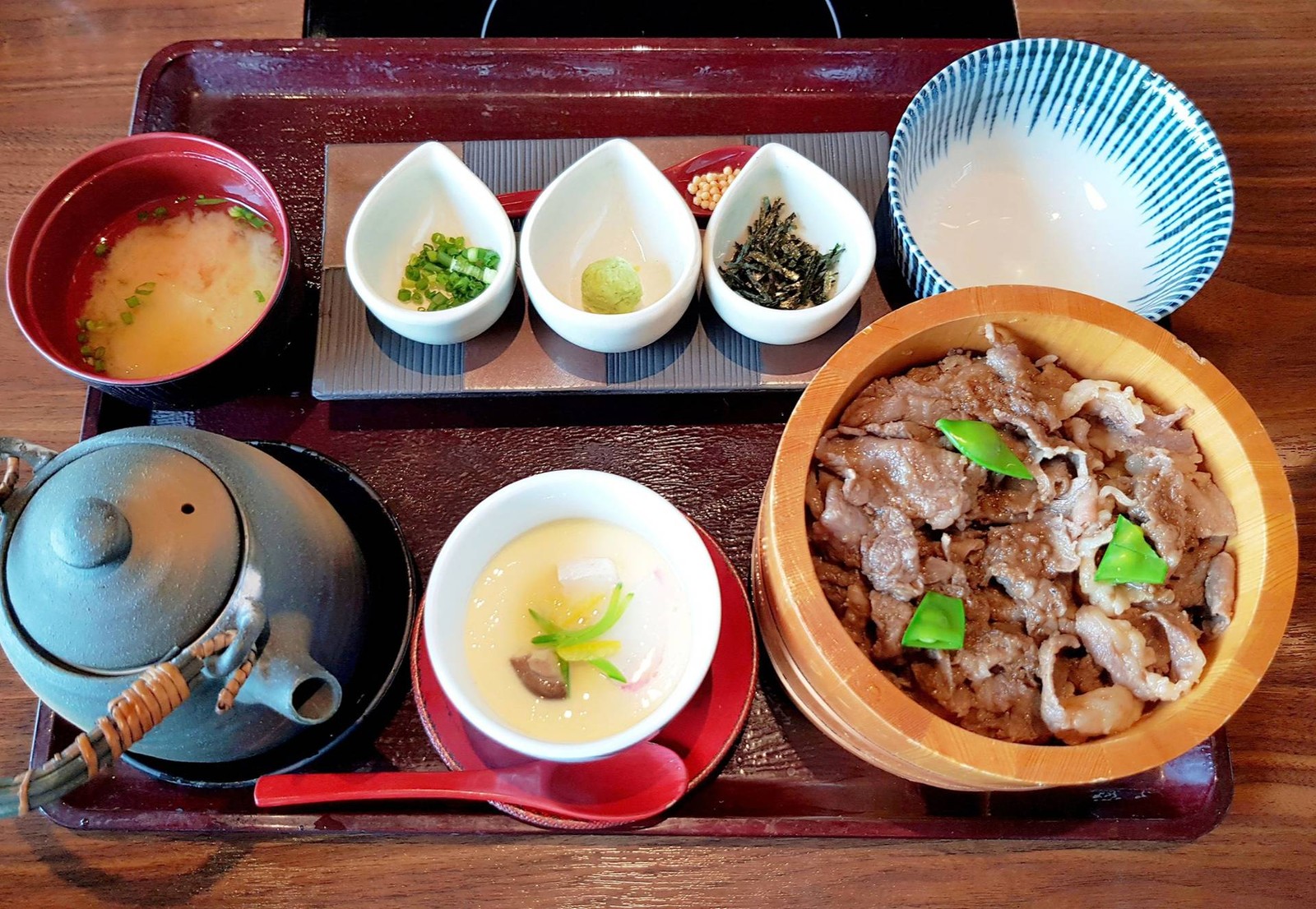 Oumi Gyu (Beef) Gyu Mabushi Set ร้าน Nabezo Premium เซ็นทรัล แอมบาสซี่ ...