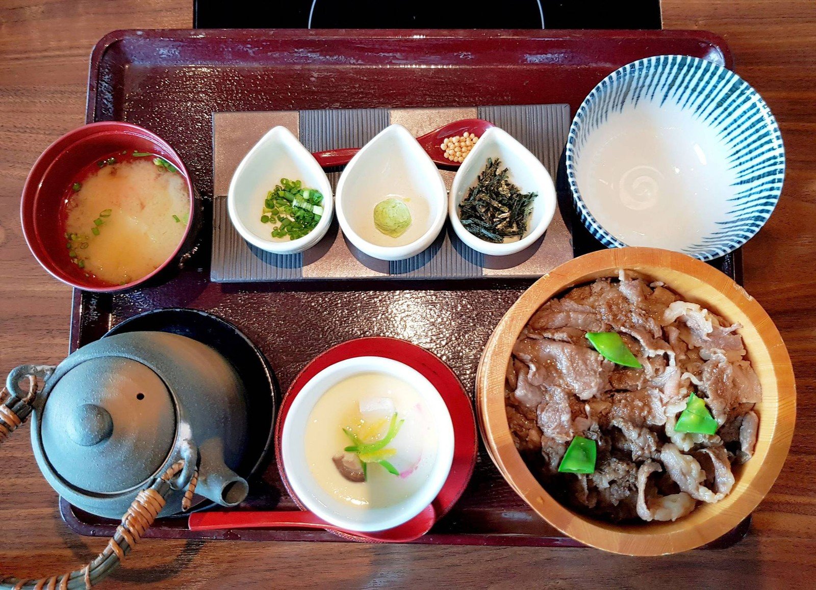 Oumi Gyu (Beef) Gyu Mabushi Set ร้าน Nabezo Premium เซ็นทรัล แอมบาสซี่ ...