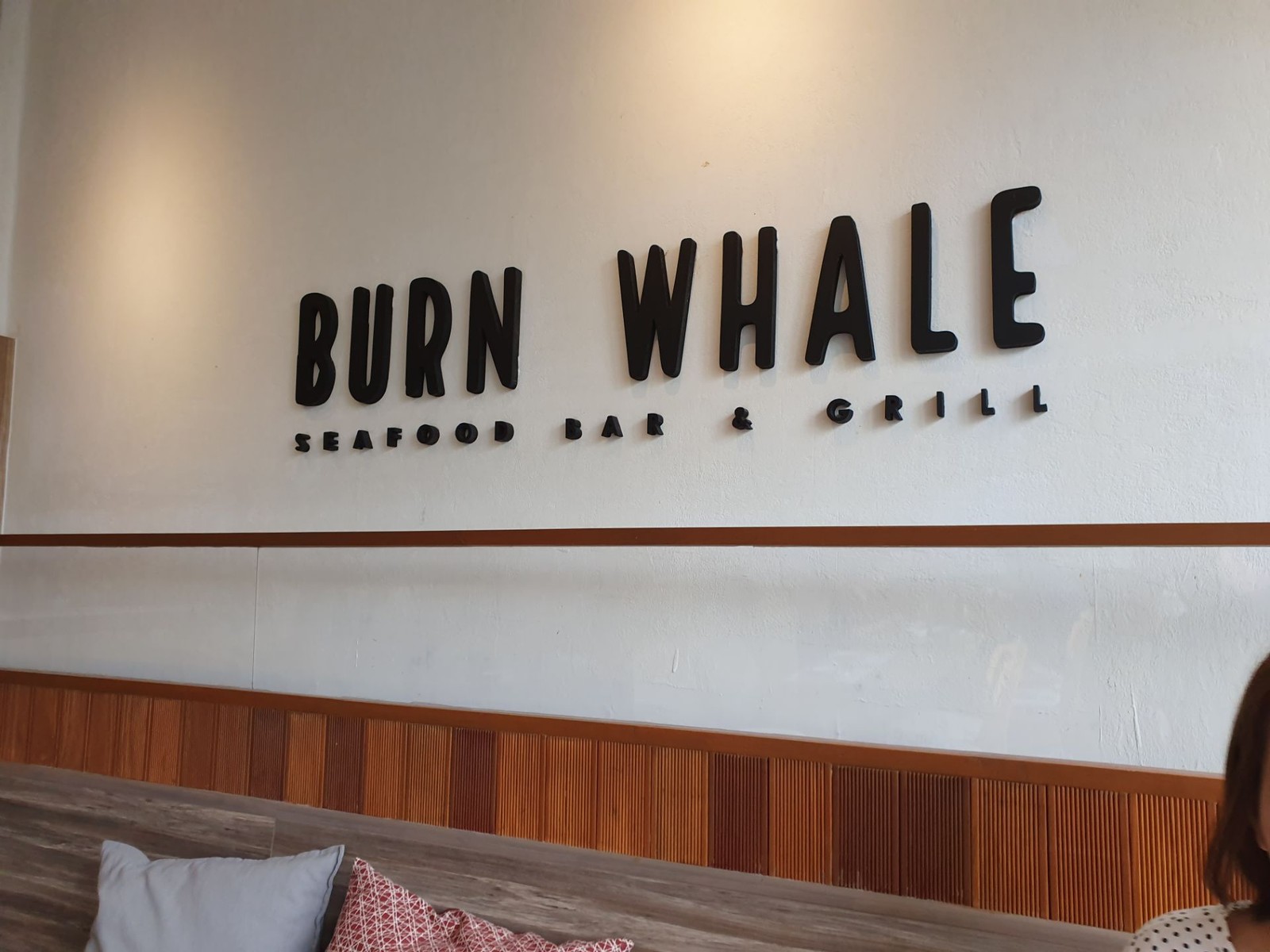 รูป Burn Whale