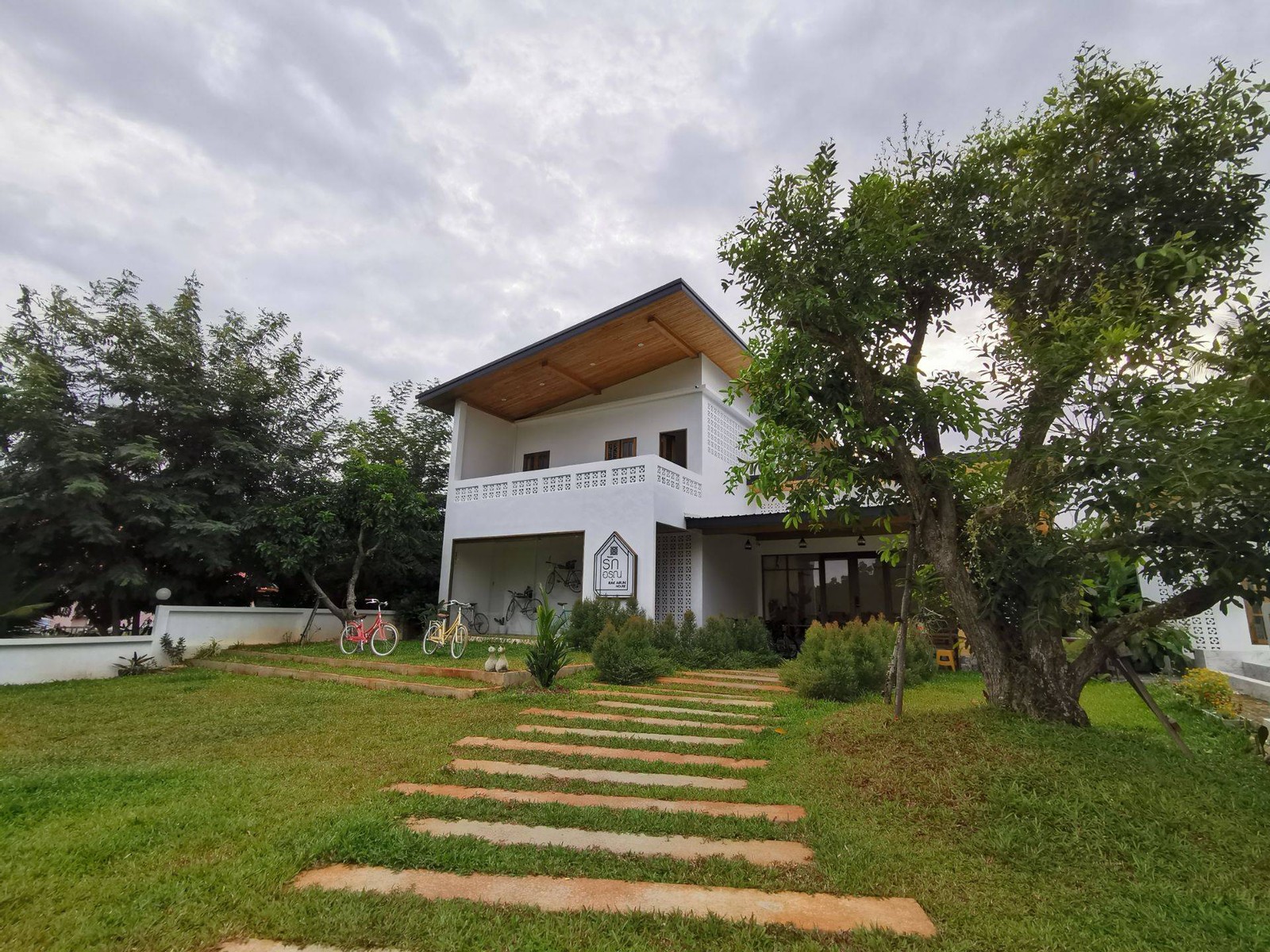 รูป บ้านรักอรุณ (rak Arun House)