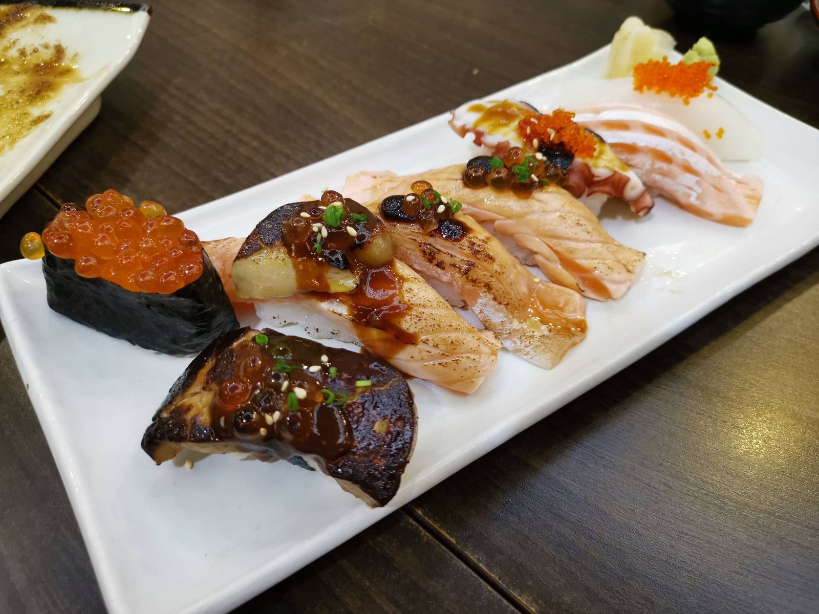 [รีวิว] ร้าน Honmono Sushi สยามพารากอน | เมนูแนะนำ รูปภาพ ราคา - Wongnai