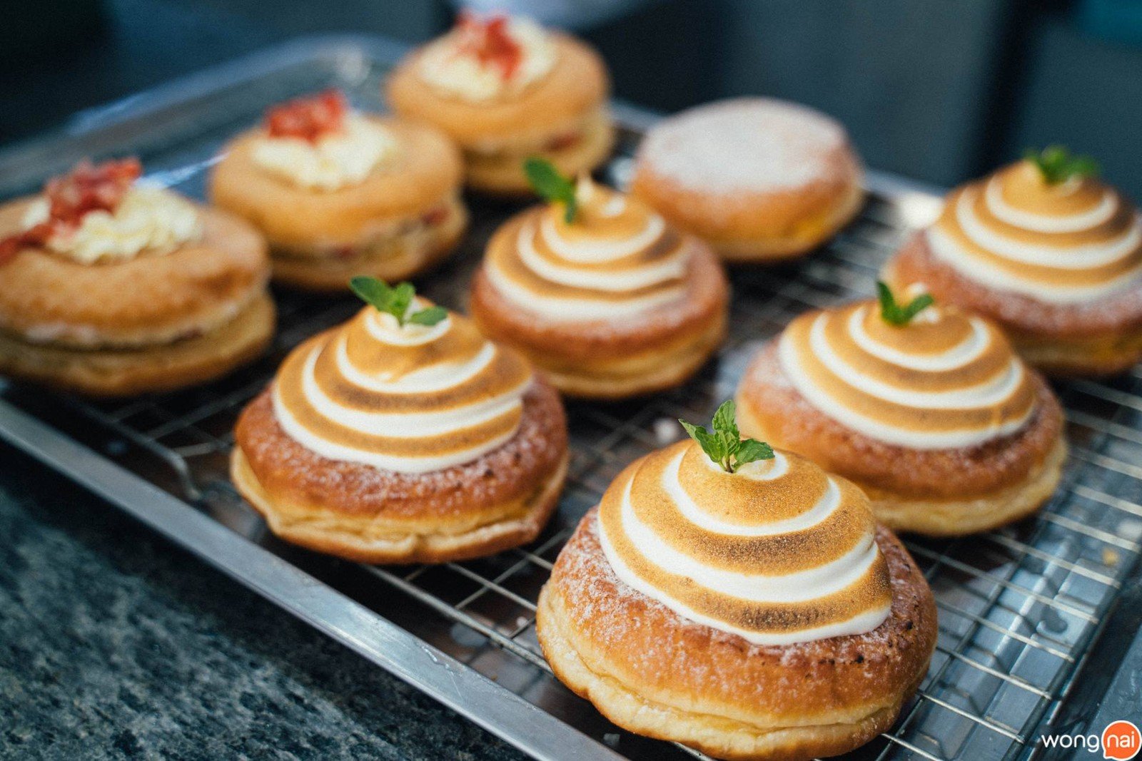 ‘MOON Doughnuts & Drinks’ ร้านโดนัทหาดใหญ่ สูตรพิเศษอยากกินต้องต่อคิว!