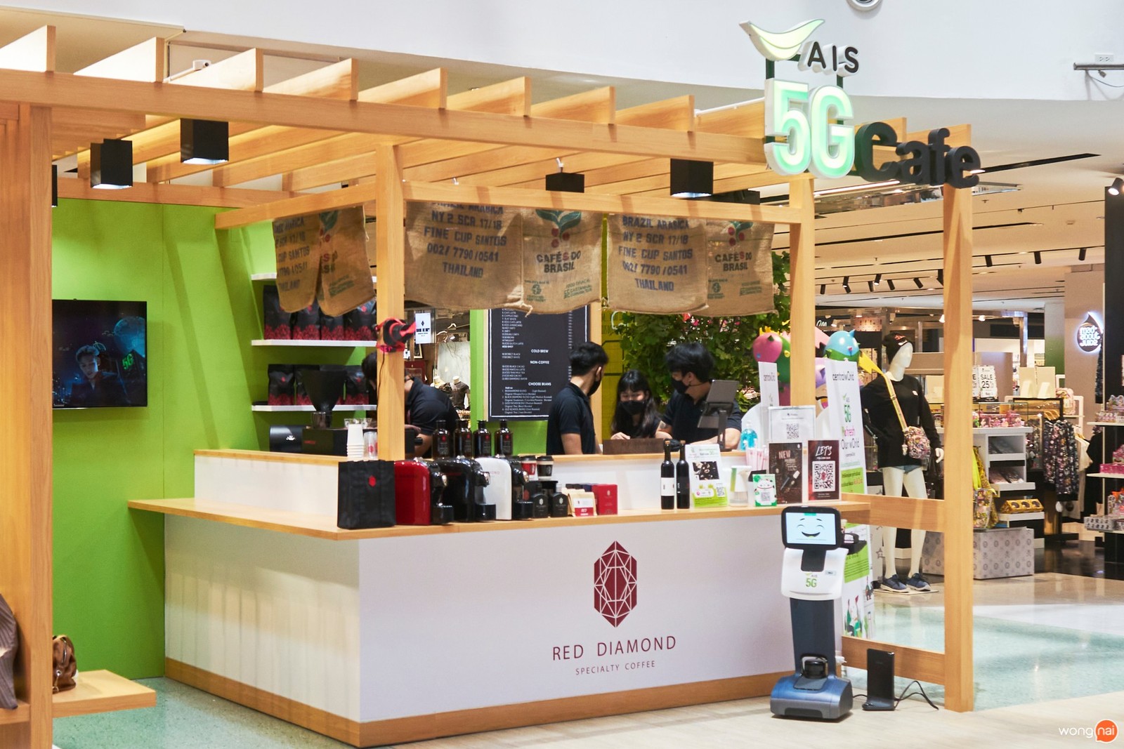 AIS x CPN เปิดตัวป๊อปอัพคาเฟ่สุดล้ำ AIS 5G Café @เซ็นทรัลเวิลด์