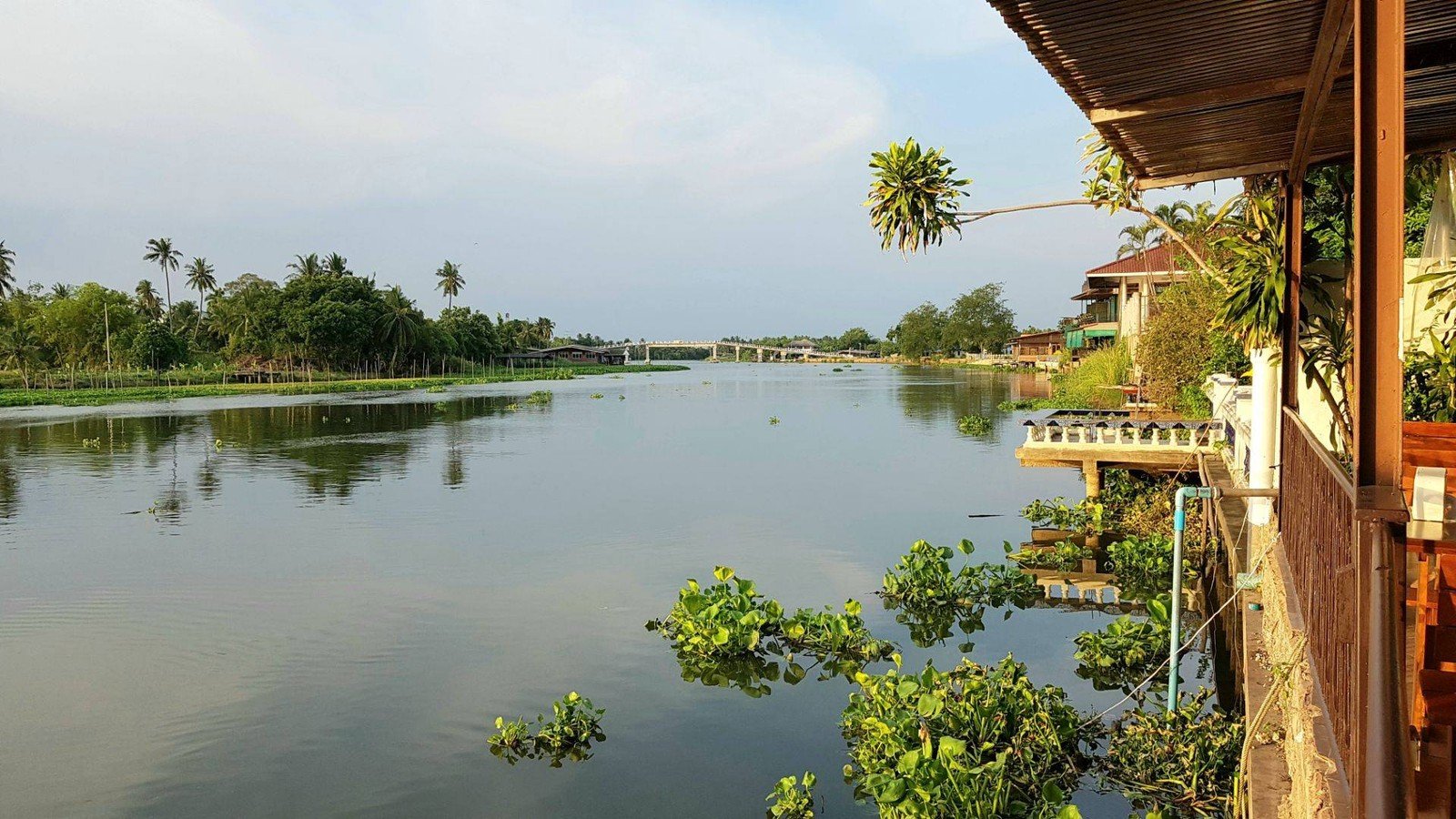 รูป เรือนน้ำอลิษา