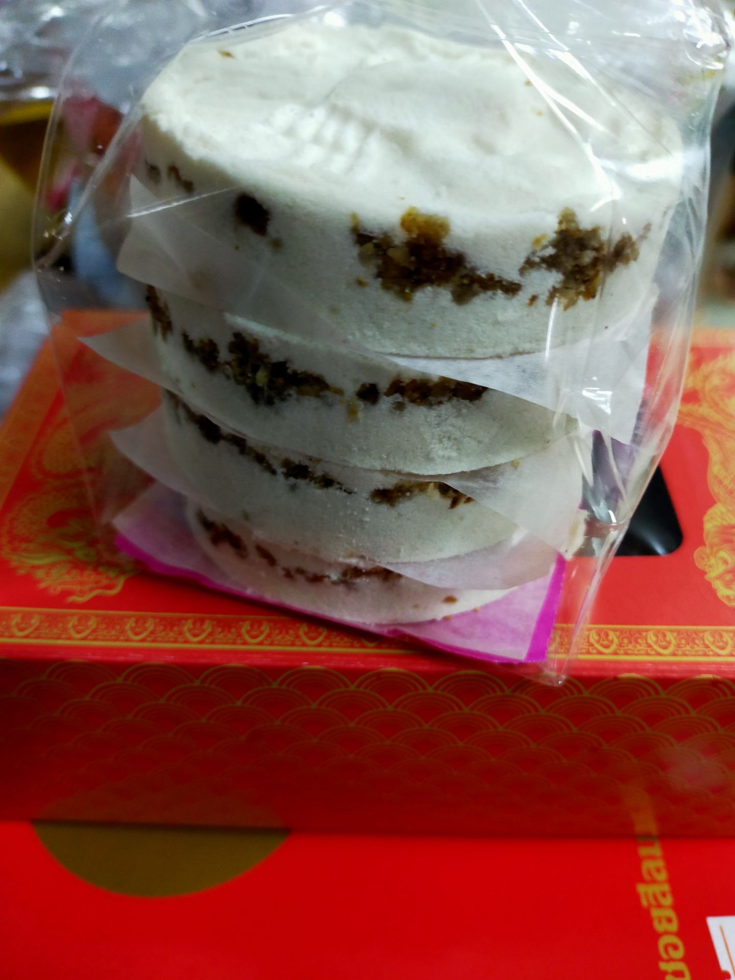 ขนมโก๋ไส้เค็ม (ใส่กระเทียมเจียว) • แพ็คละ 38 บาท ร้าน ซั้นกี่