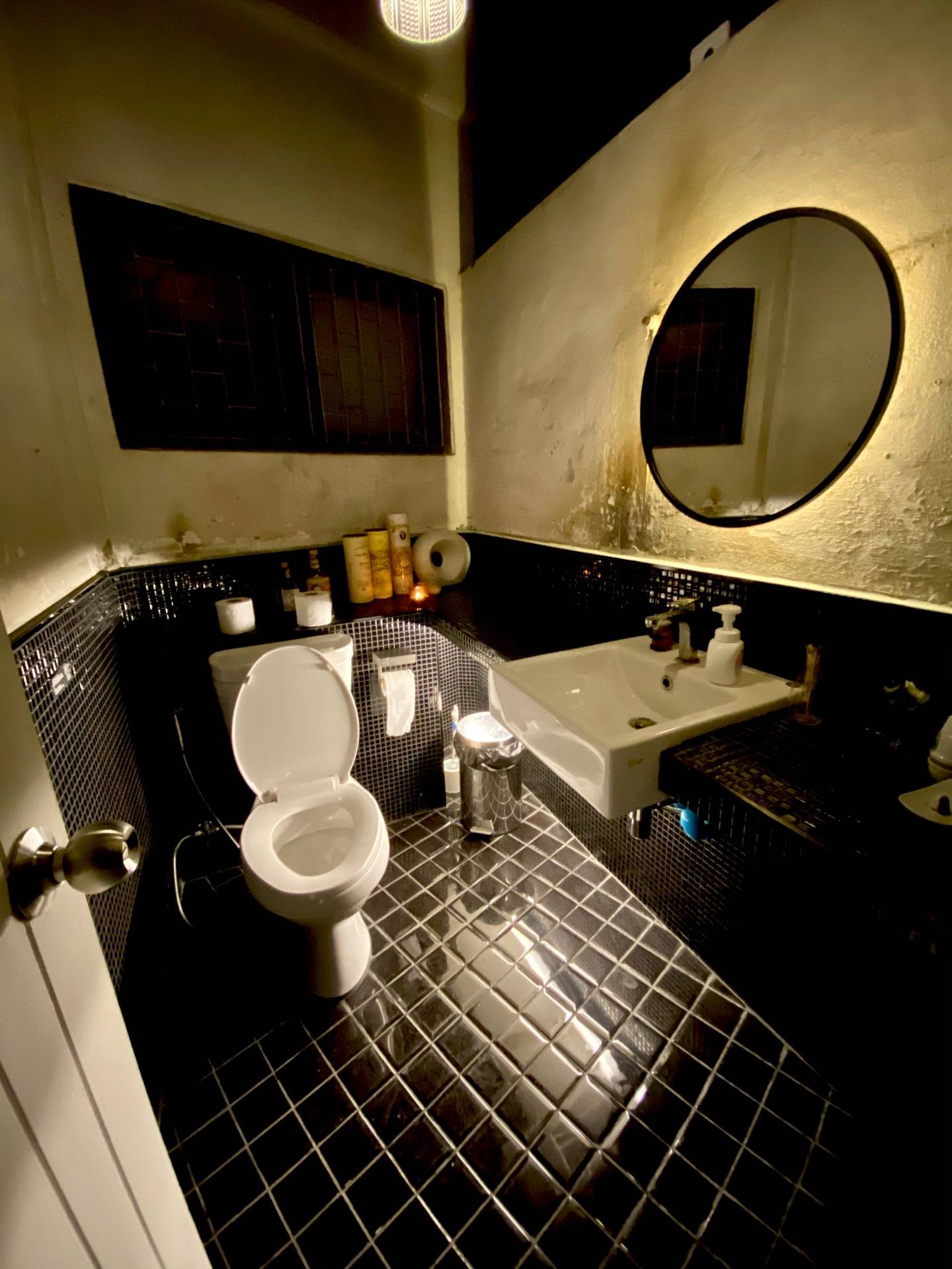 รูป The White Rabbit Speakeasy Cocktail Bar - Wongnai