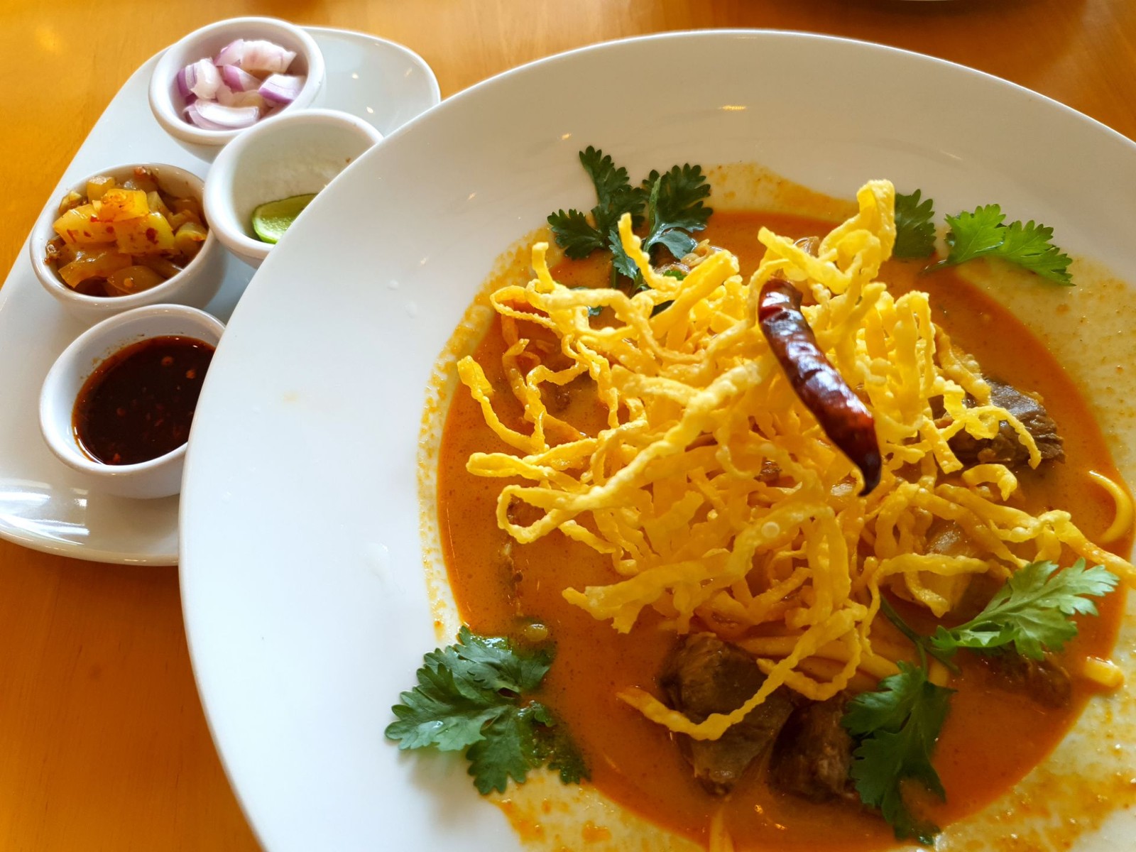 ข้าวซอยเนื้อ • ผักดอง ร้าน Mama made Roti by Kahava Cafe ปั๊มบางจาก ...