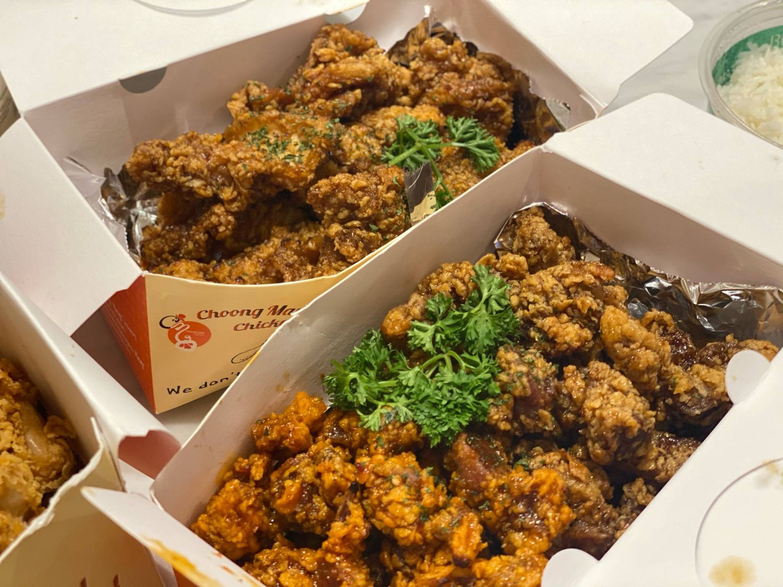 ไก่ทอดทิคกุดัค รสซอยซอส ร้าน Choongman Chicken Glasshouse Ratchada