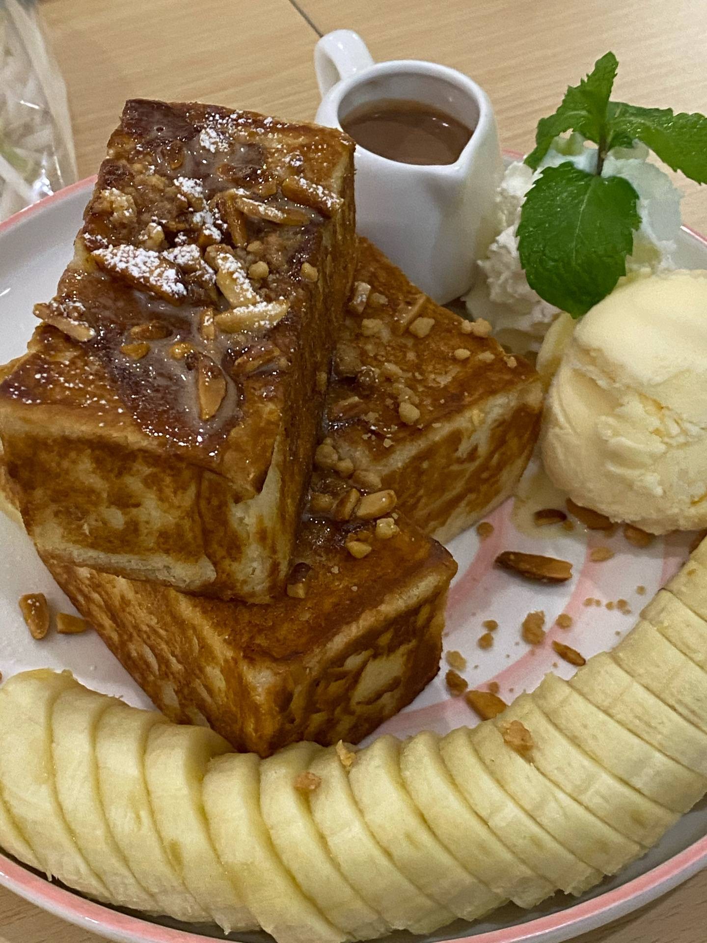 ปังเทพ ซอสนูเทลล่า ร้าน นกฮูกเฮาส์คาเฟ่ (nokhook house cafe) ชานมไข่มุก ชาผลไม้ บรรทัดทอง