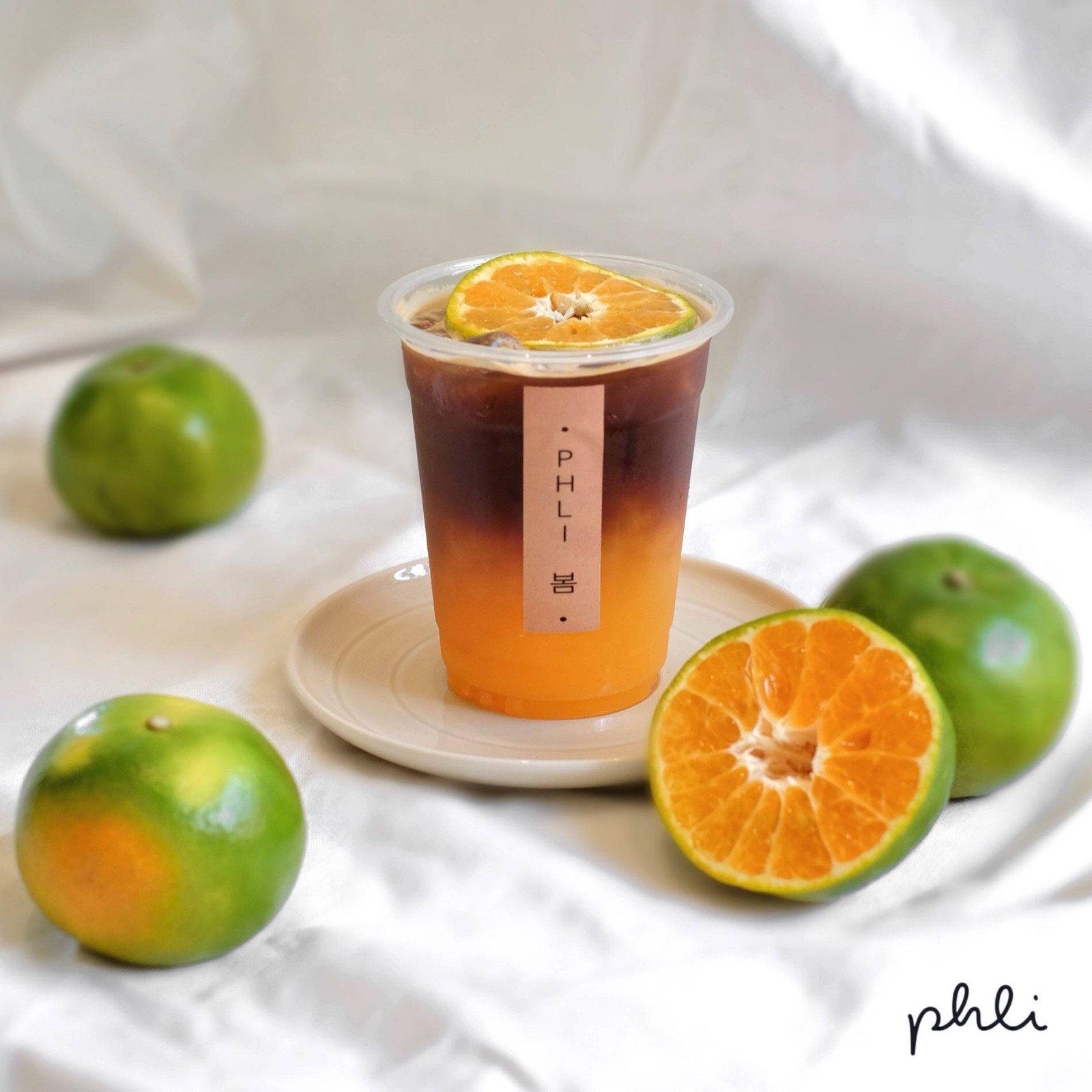 Eclipse • image ร้าน ผลิ : phli cafe x khaosoi