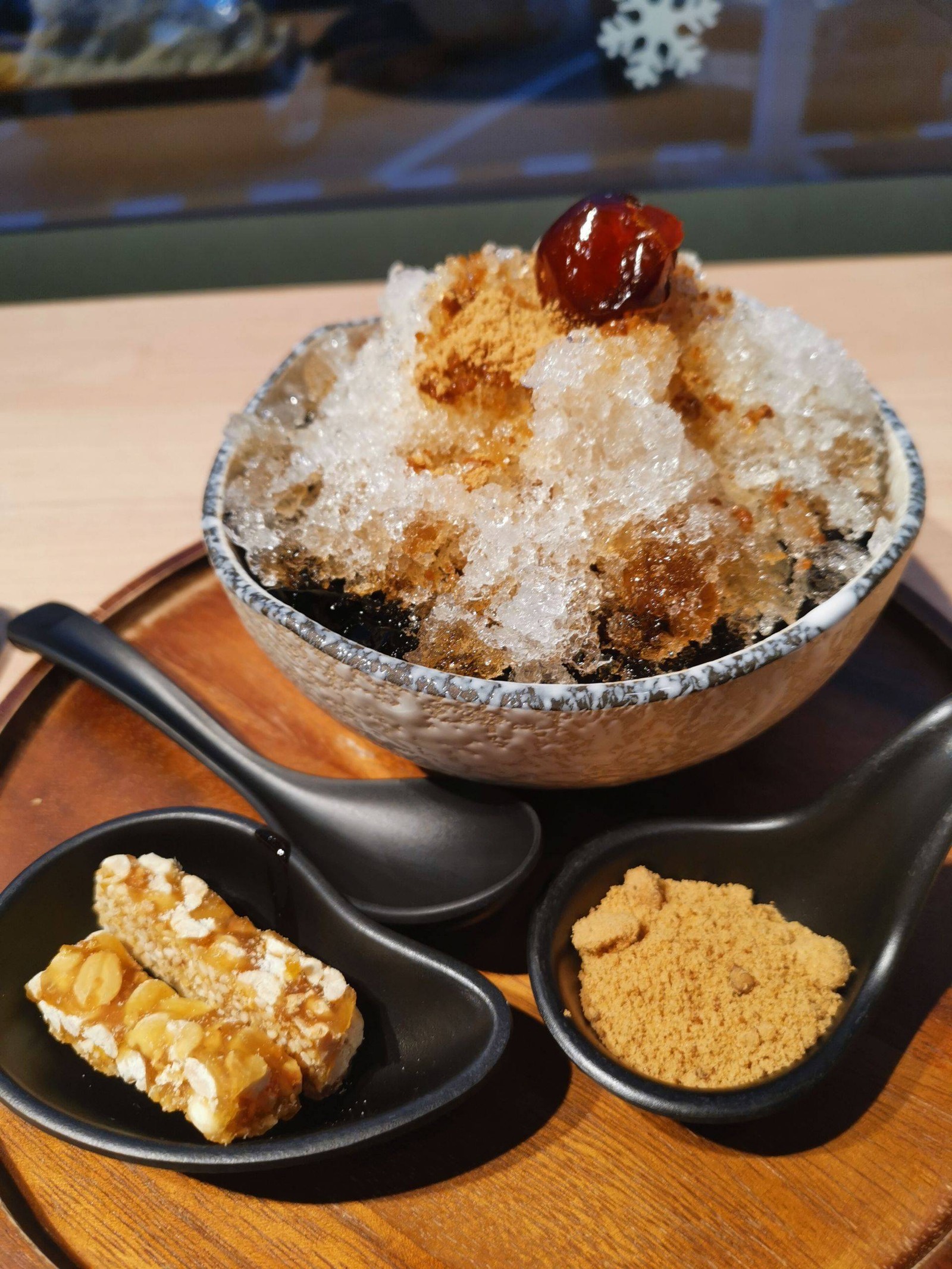 เฉาก๋วยเนื้อนิ่มน้ำตาลทรายแดง ร้าน Ping Tang Bokkia Bingsu ป๊อปปูล่าวอ ...