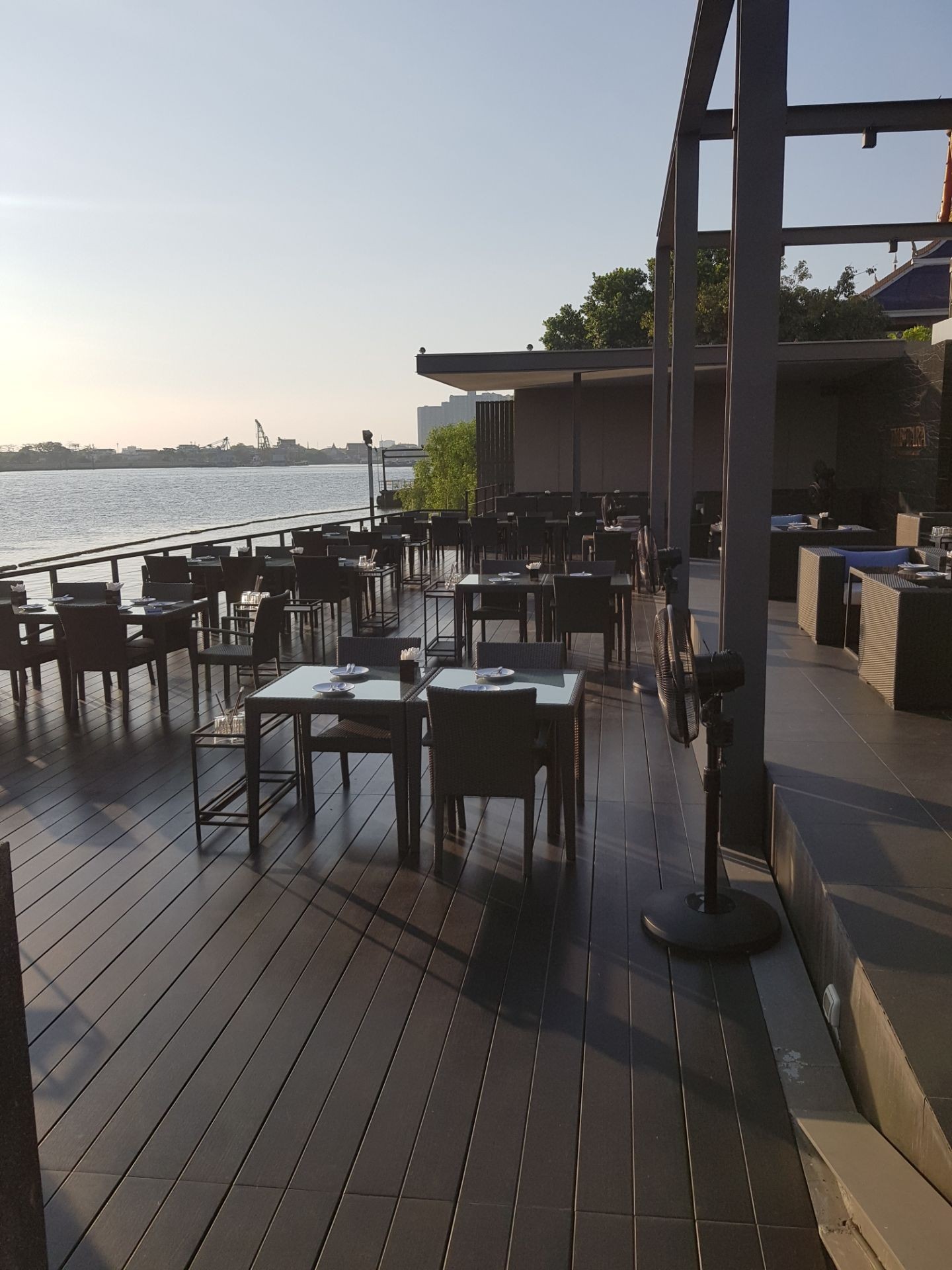 รูป The Tara Bar and Restaurant - Wongnai