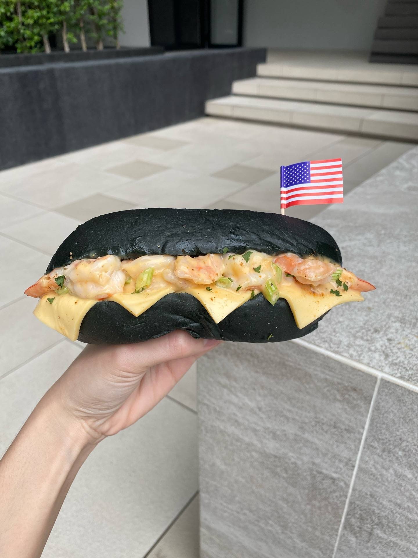 รูป MR. SHELL หอยเชลล์ย่างชีส JODD FAIRS