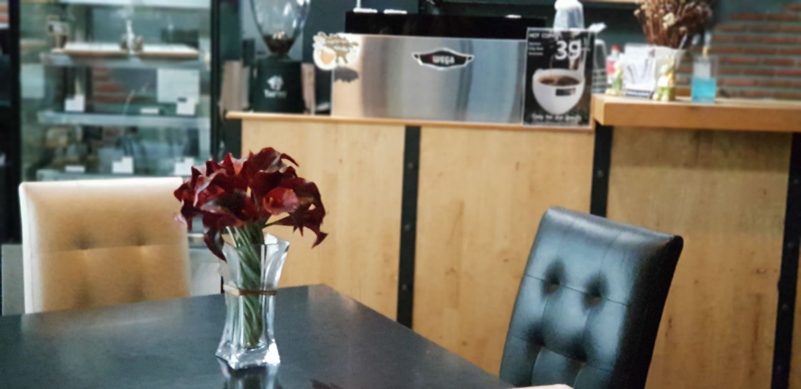 รูป THE LOGBOOK CAFE