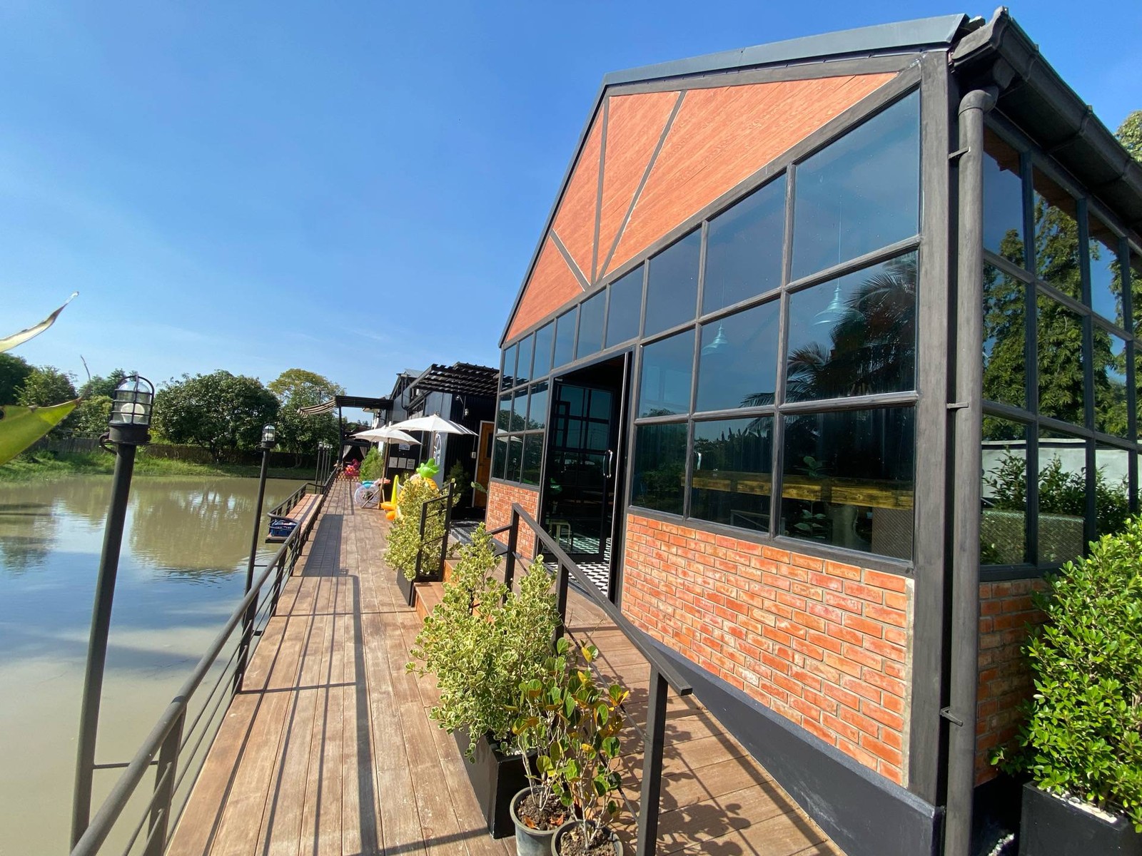 รูป The House Cafe & Pool