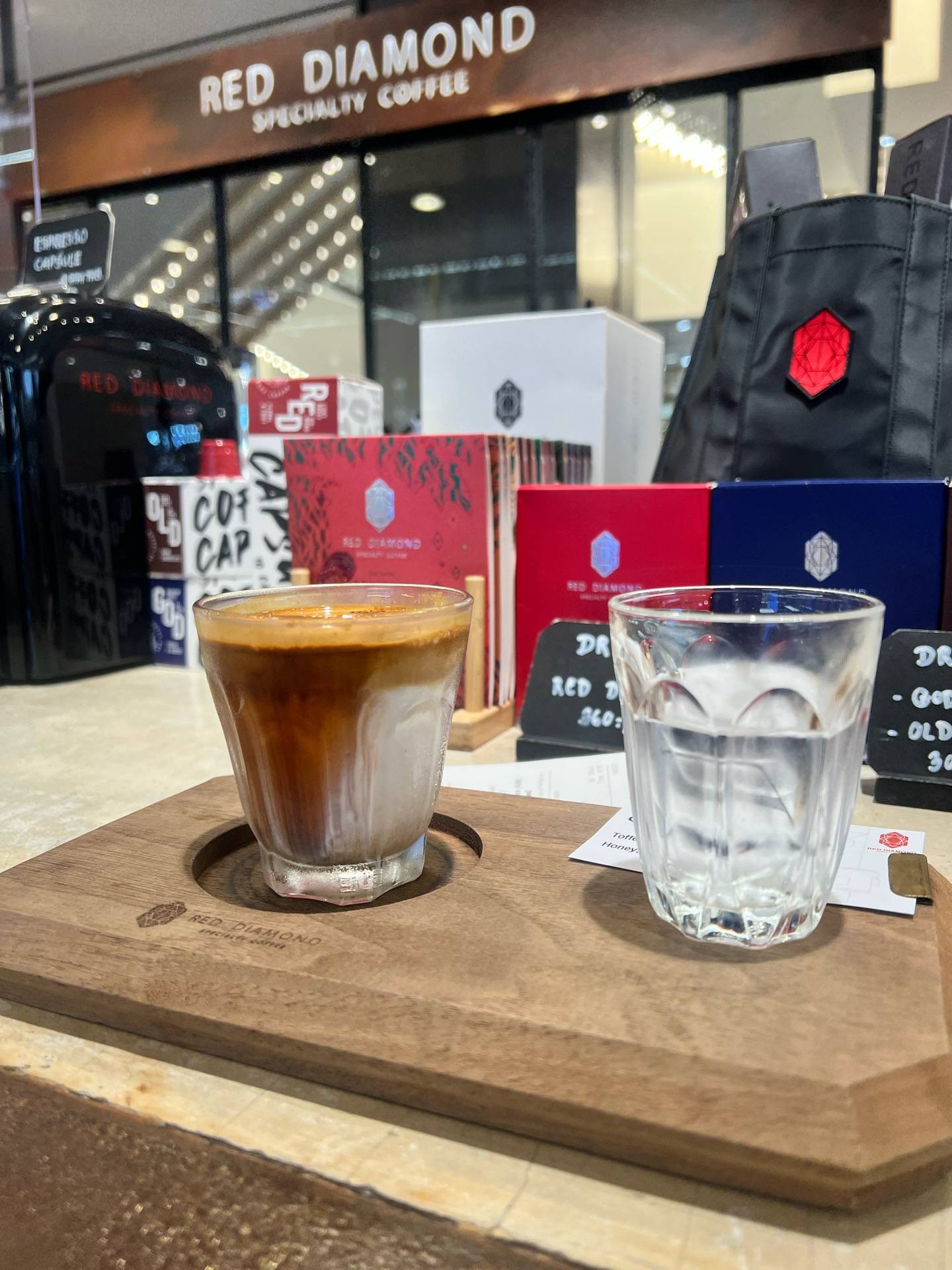 Dirty ร้าน Red Diamond Cafe เซ็นทรัล ลาดพร้าว - Wongnai