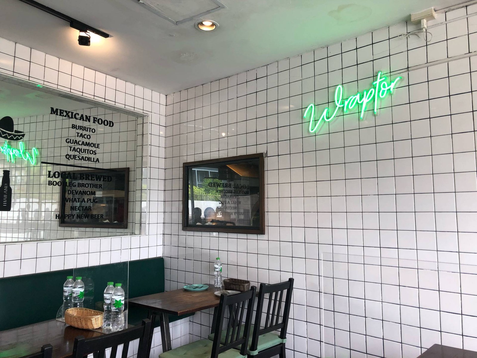 รูป แมวน้ำกรุ๊ป ( Maewnam group ) Wraptor Ari