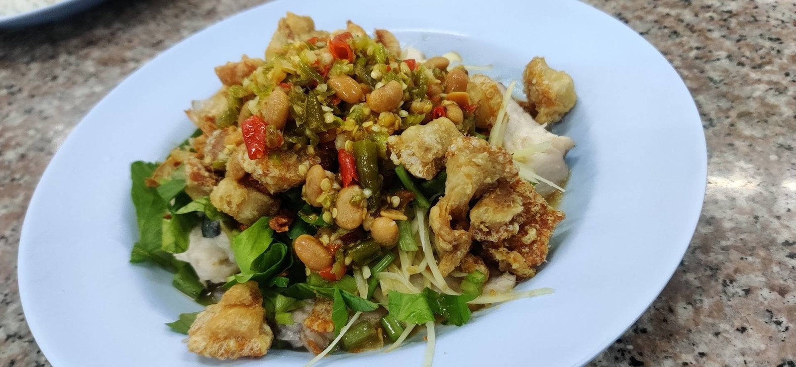 ปลายำ ร้าน ข้าวต้มหัวปลาฝาแฝด ขุนกระทิง