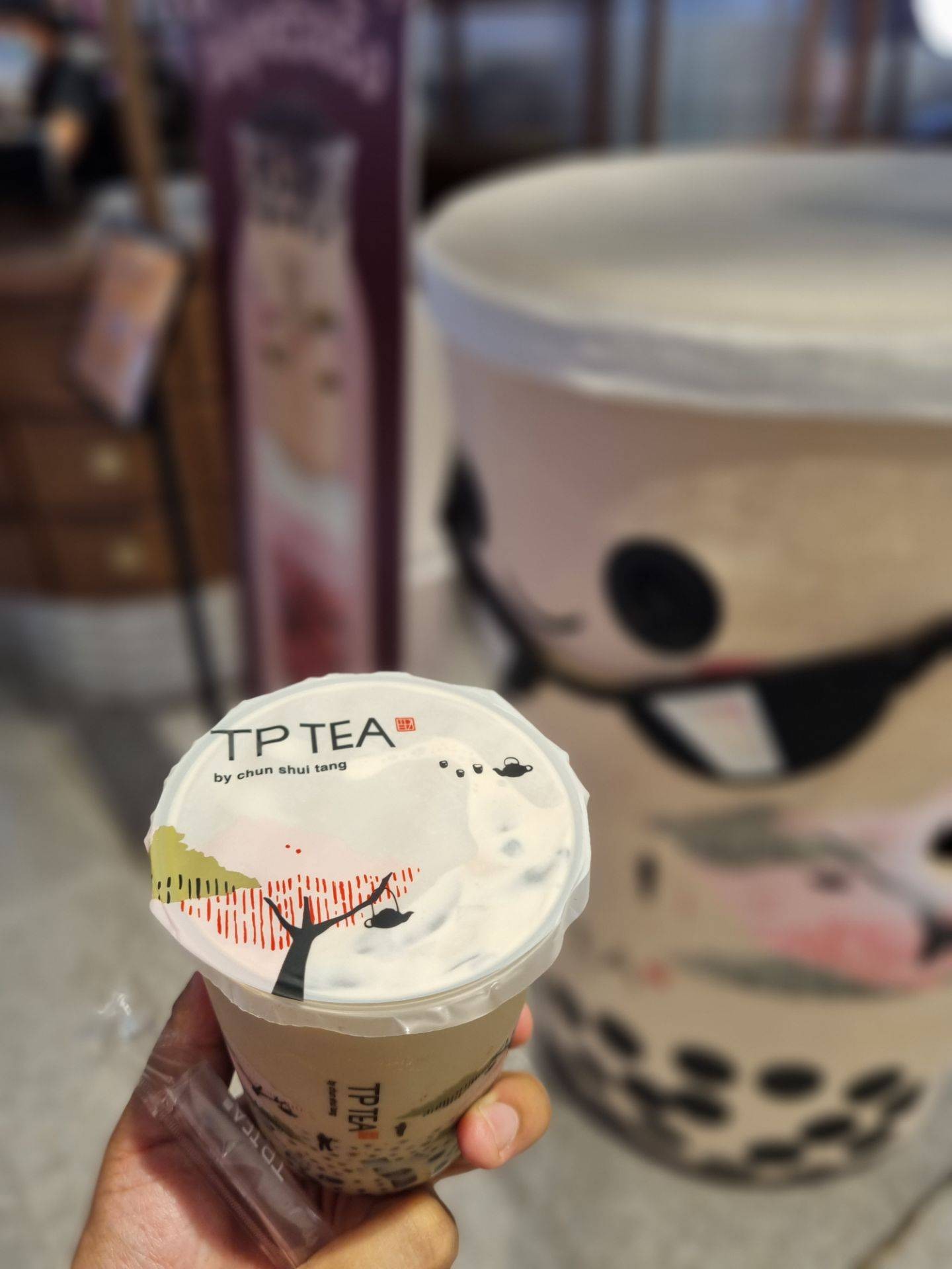 E8. (M) 3Q TP Milk Tea (Coffee Jelly ร้าน TP TEA Central wOrld