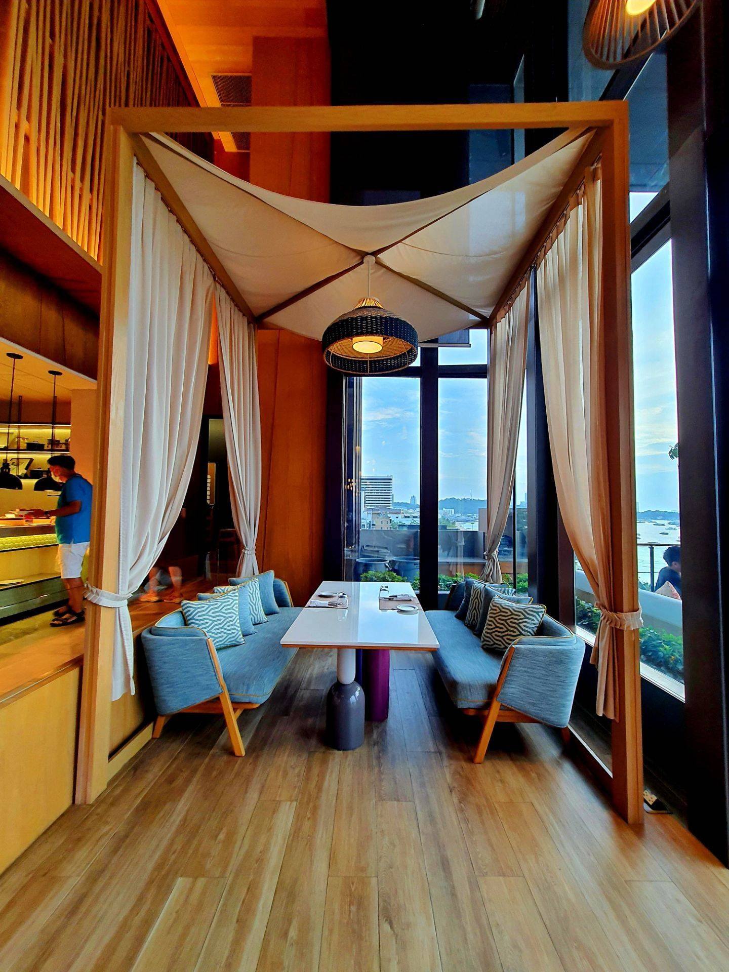 รูป Edge, Hilton Pattaya Hilton Pattaya Hotel