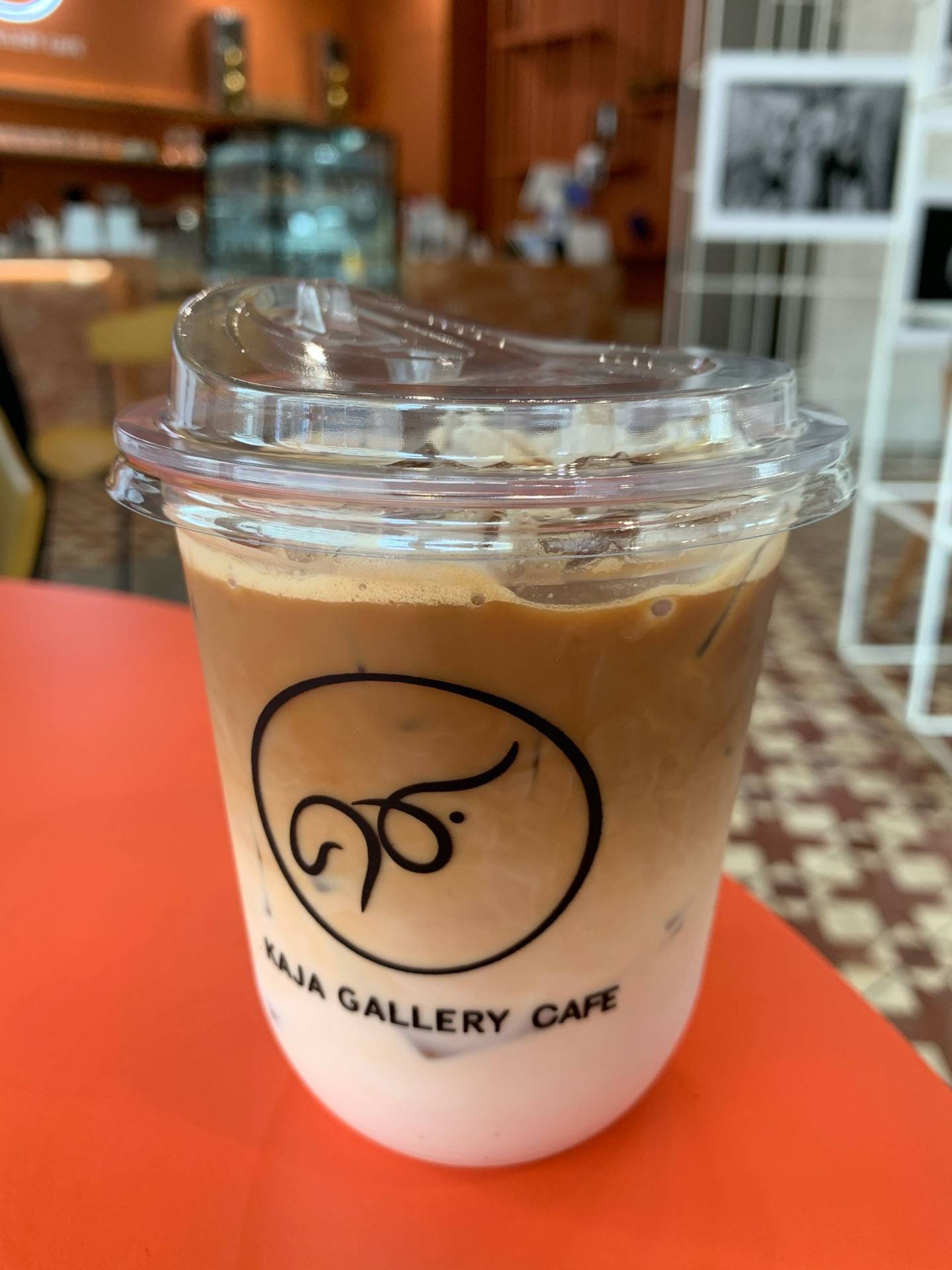 Iced - Rose Latte ร้าน Kaja Gallery Cafe Cacha bed hotel