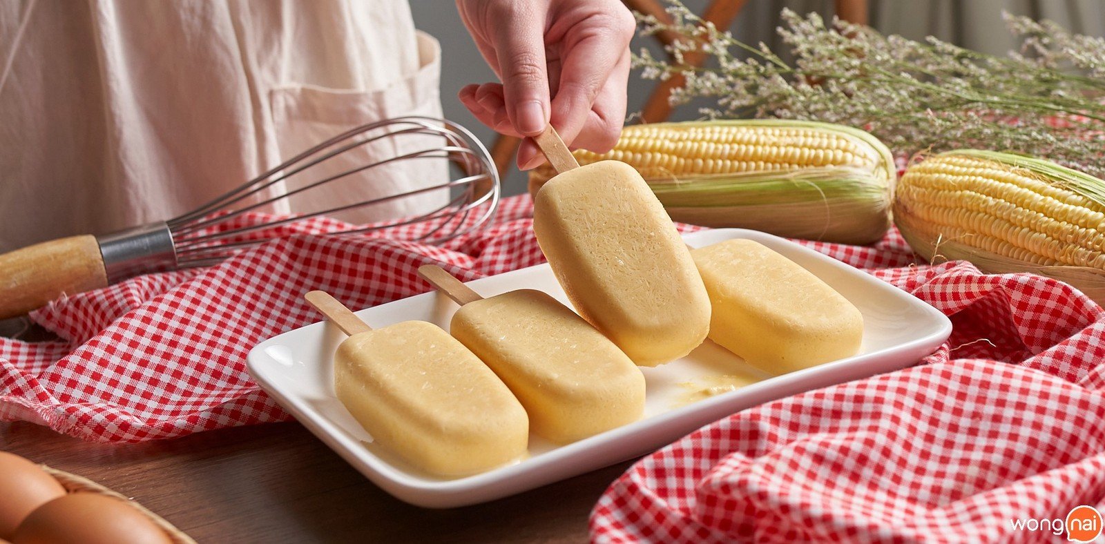 วิธีทำ “ไอศกรีมข้าวโพด” เมนูของหวานเย็นฉ่ำชื่นใจ ฟินเกินต้าน!