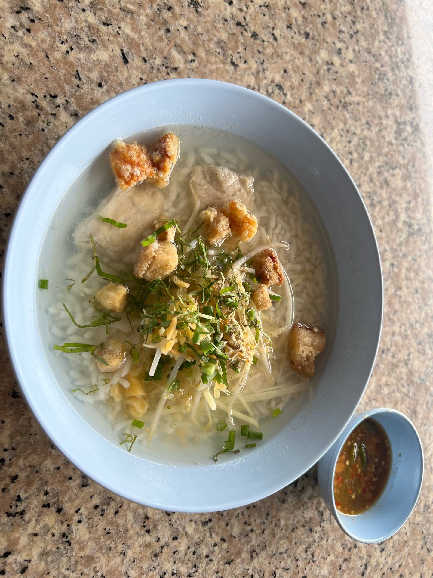 ข้าวต้มปลา ร้าน ข้าวต้มหัวปลาฝาแฝด ขุนกระทิง