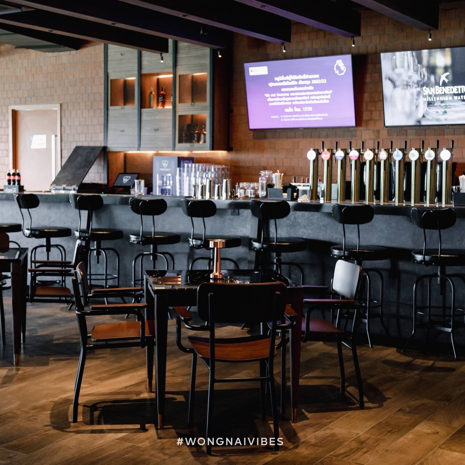 รูป Devil’s Lounge