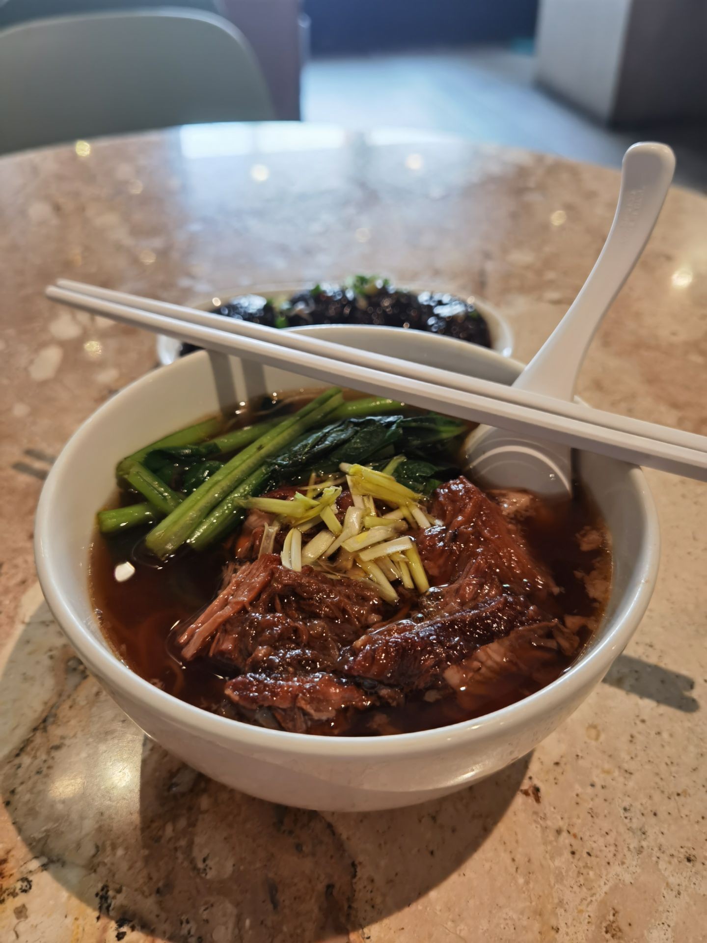 A8d บะหมี่เนื้อตุ๋น (DRY) Braised Beef Noodles • อร่อยถูกปากค่ะ เนื้อชิ้นใหญ่เต็มคำ เสียตรงนั่ง ...