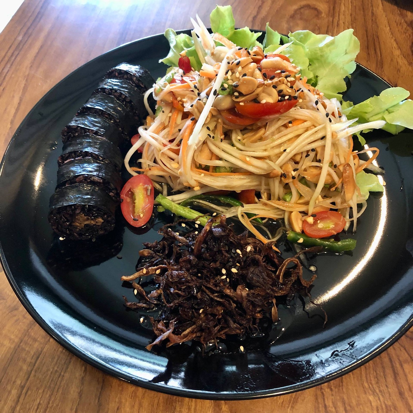 ส้มตำข้าวห่อสาหร่าย ร้าน ร้านช้างกินผัก CHANK KIN PHAK สามเสน