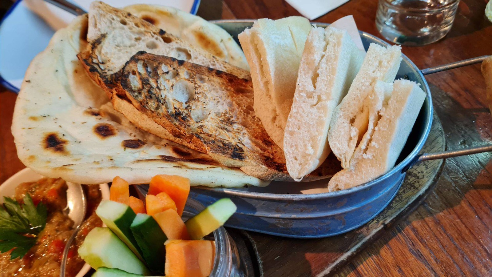 Aesop's Bread Basket ร้าน Aesops Greek Restaurant & Rooftop Asok ...