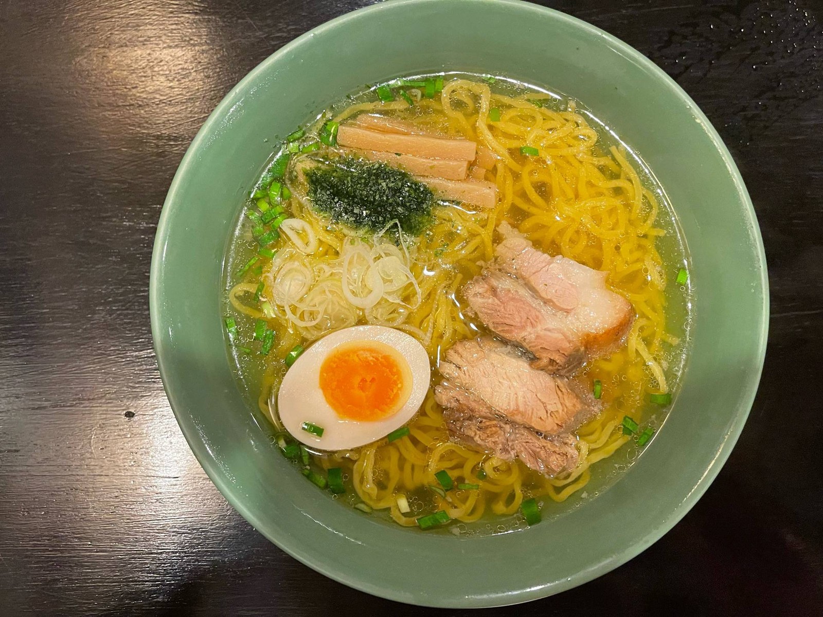ราเม็งชาชูซุปเกลือ ร้าน Sendai Ramen Mokkori สีลม - Wongnai