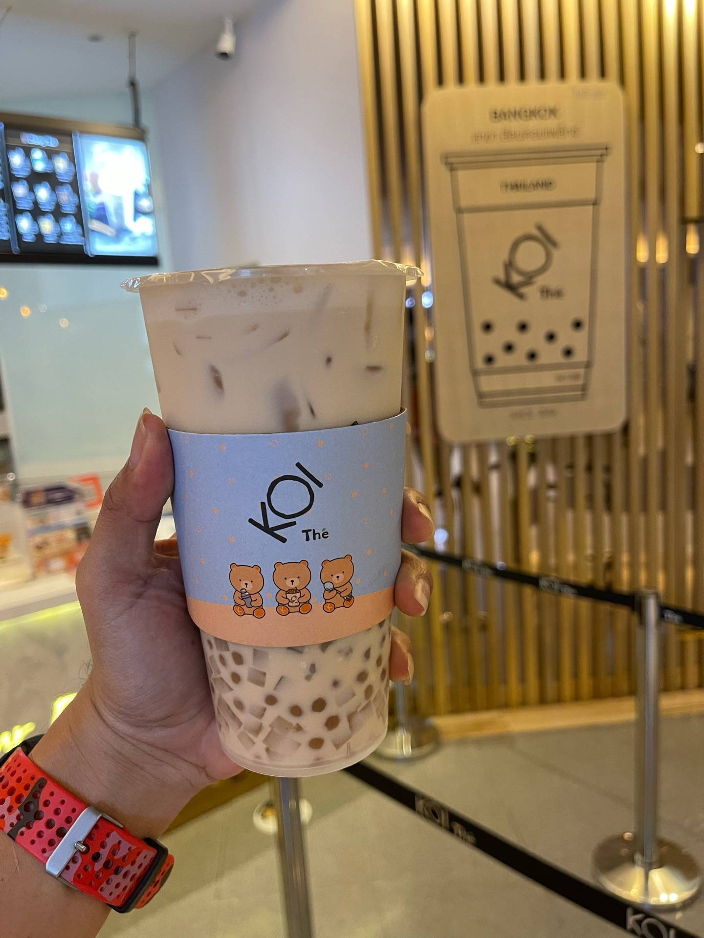Golden Bubble Milk Tea ร้าน KOI The' Silom Complex